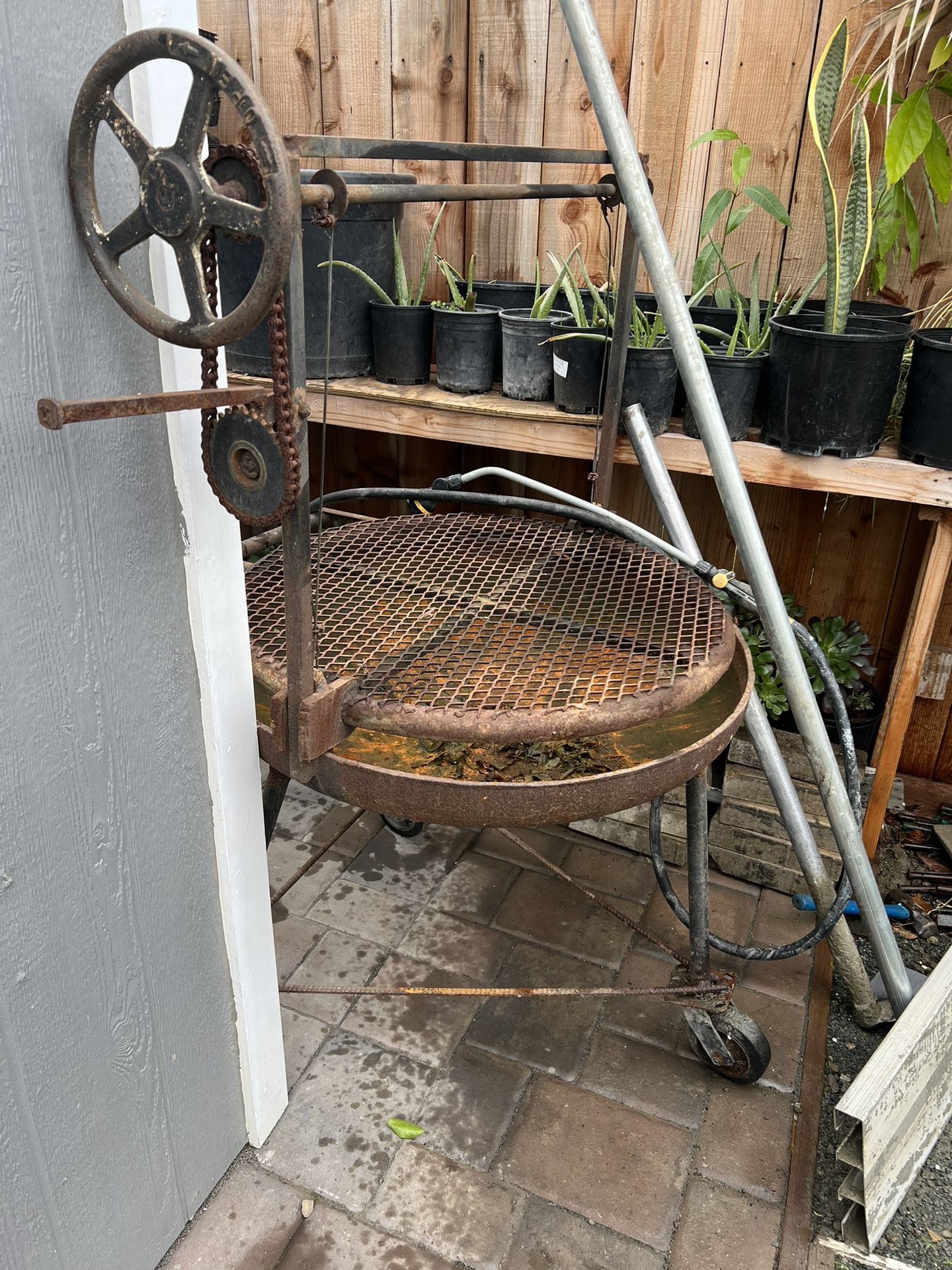 33 Inch Circular BBQ for Sale in Riverbank, CA - OfferUp