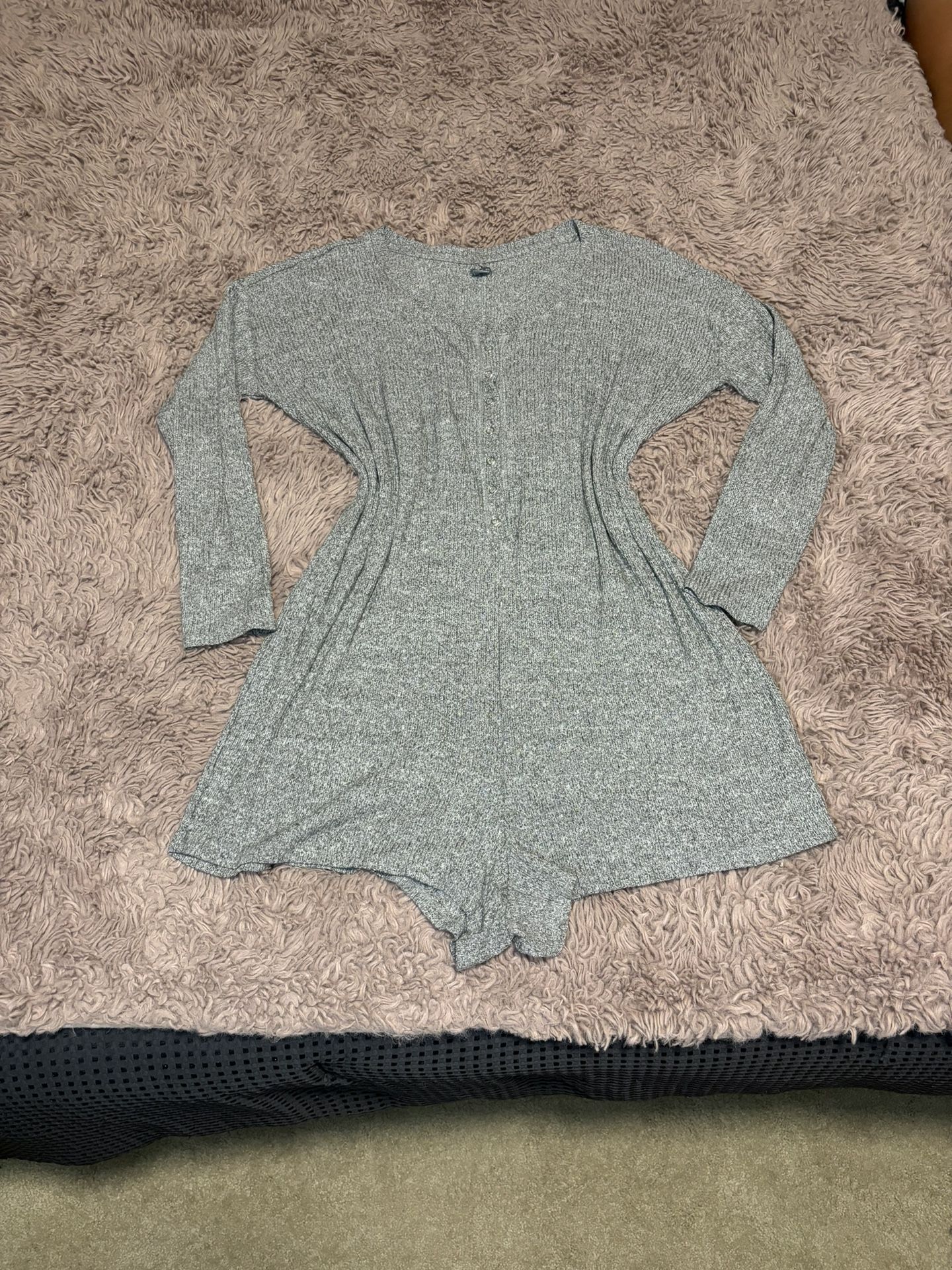 Aerie Women Gray Ribbed Knit Soft Sleep Romper for Sale in Everett, WA ...