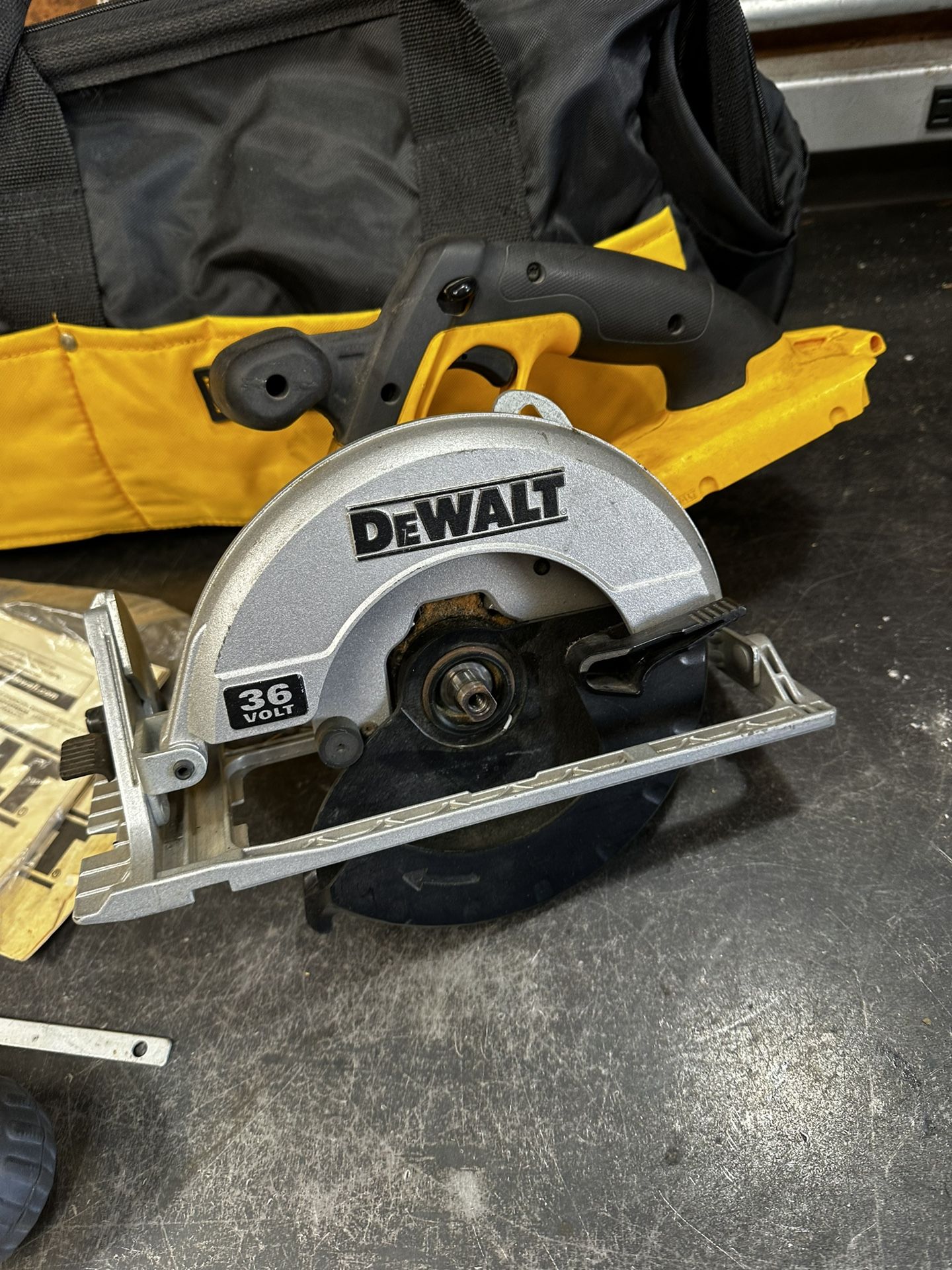 Dewalt 36v Power Hammer Drill DC900 Cordless Circular Saw DC300 ...