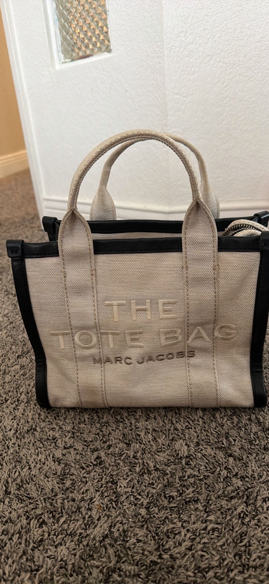 Mark Jacobs Tote bag for Sale in Fontana, CA - OfferUp