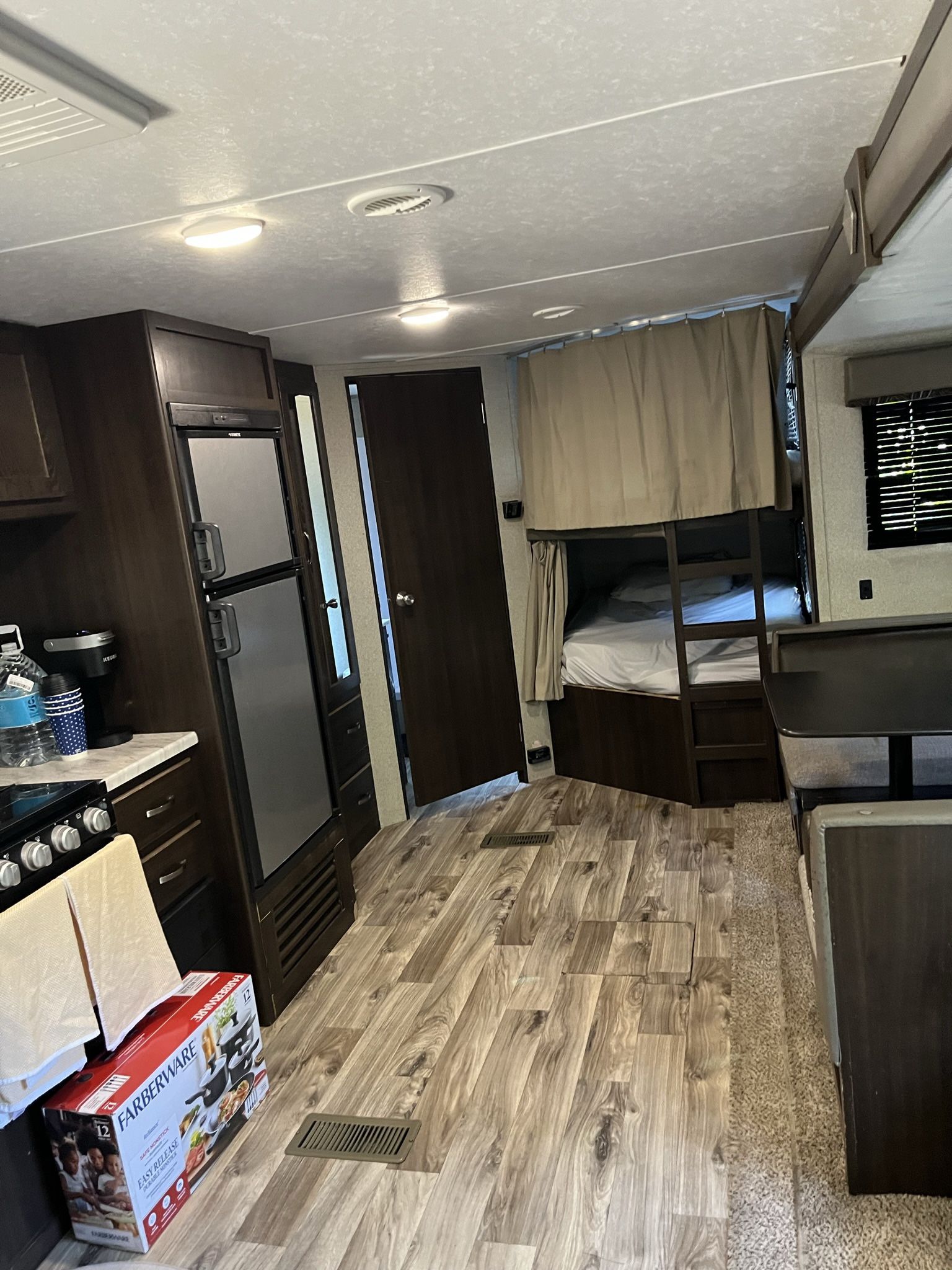2019 Keystone Springdale 32’ for Sale in Fresno, CA - OfferUp