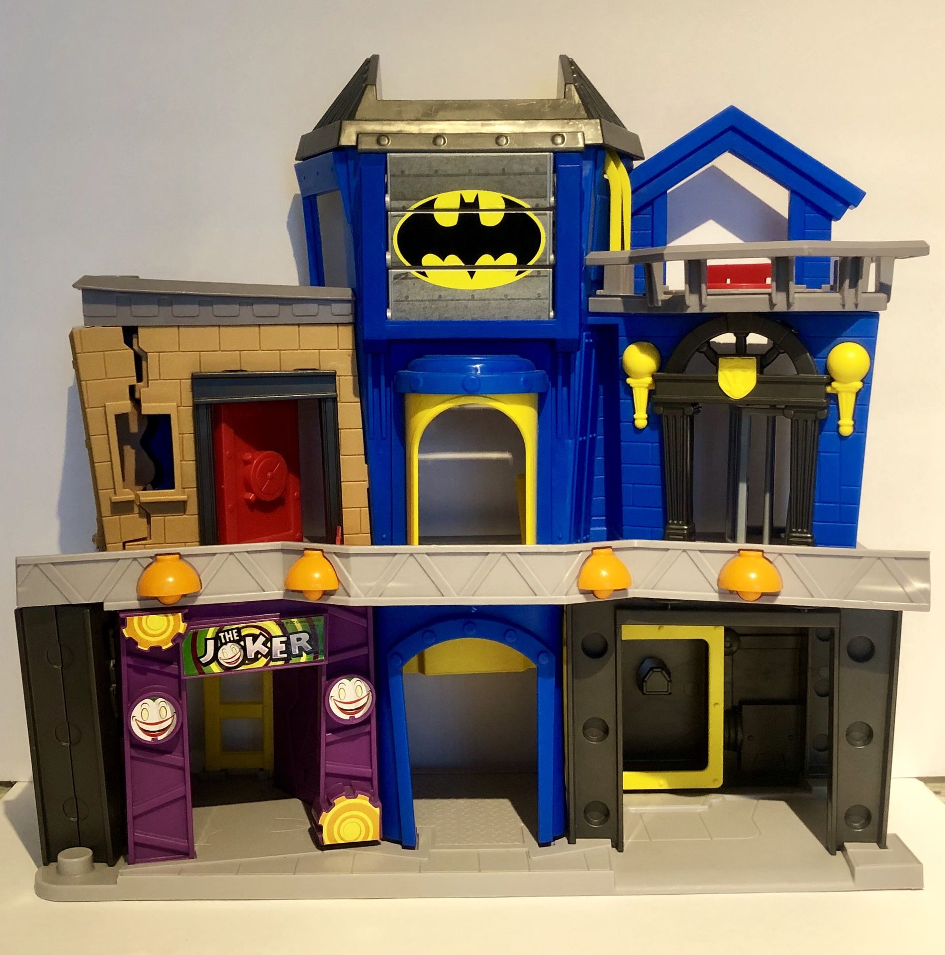 Fisher Price Imaginext DC Super Friends Batman Gotham City Bruce Wayne ...