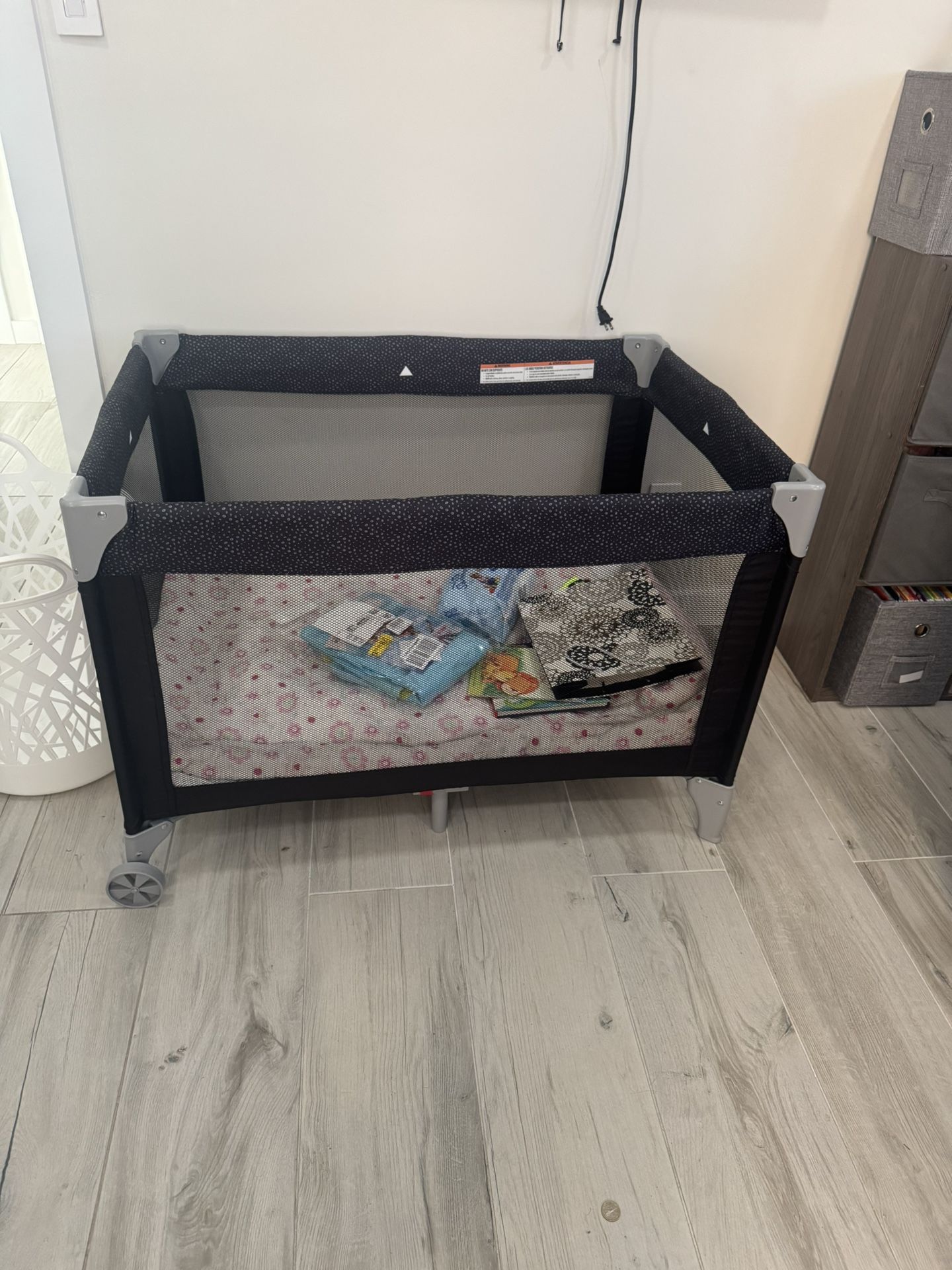 Crib Free for Sale in Palm Springs, FL - OfferUp