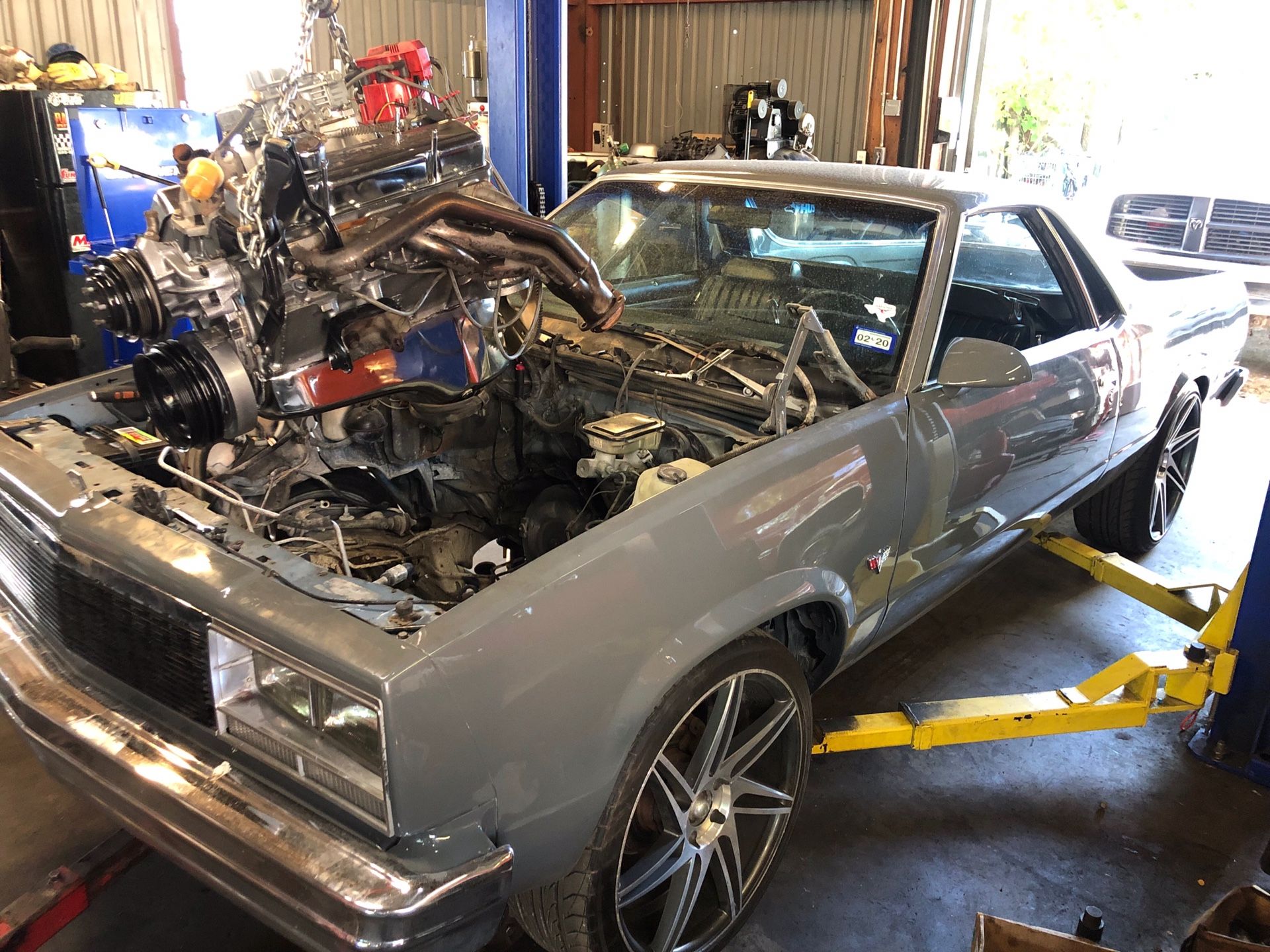 Staggered 22s 5x120 bolt pattern g body for Sale in Houston, TX - OfferUp