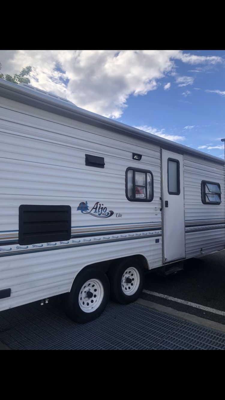 2000 Aljo by Skyline 25ft lite for Sale in Tacoma, WA - OfferUp