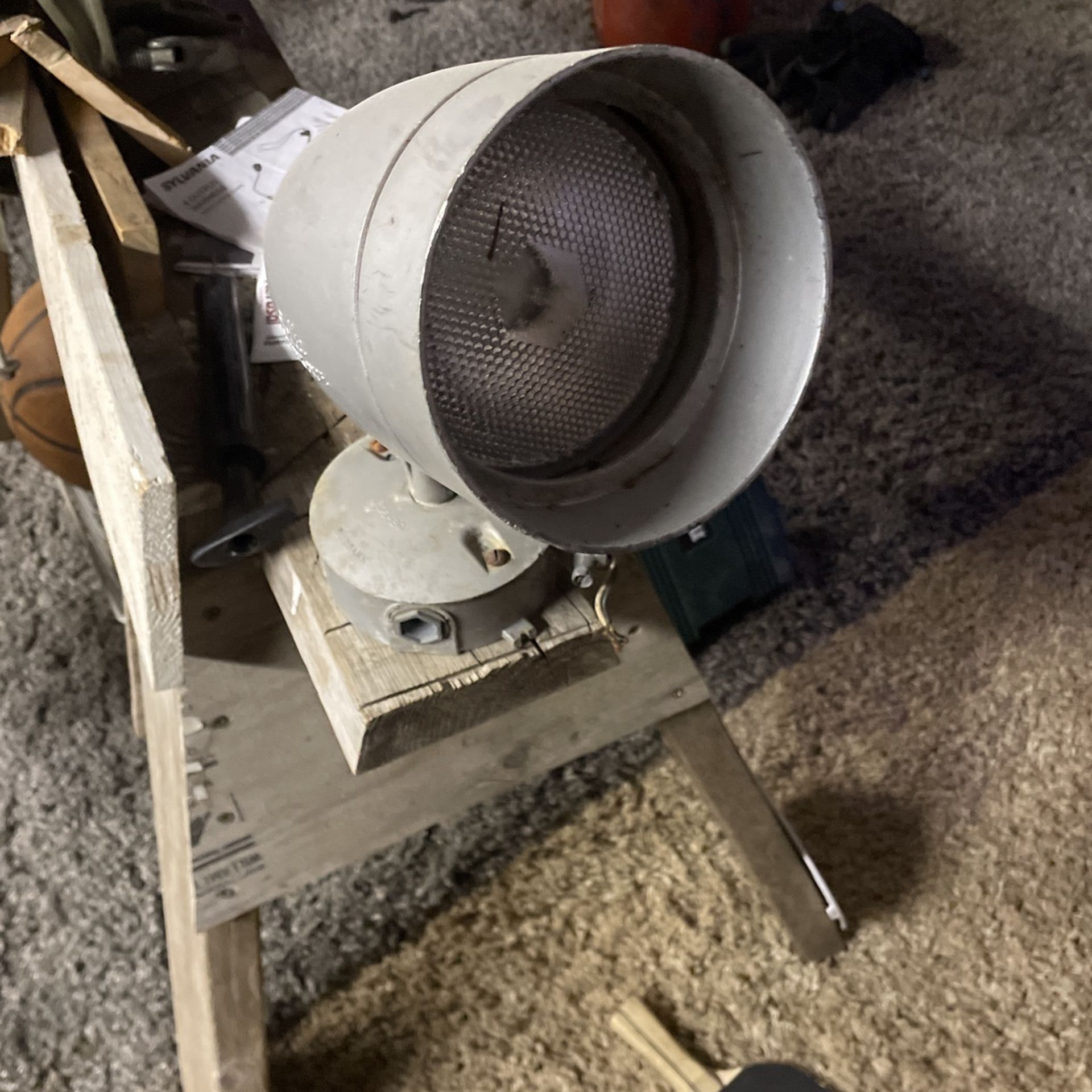 Shalda Vintage Industrial Light Adjustable for Sale in Snohomish, WA ...