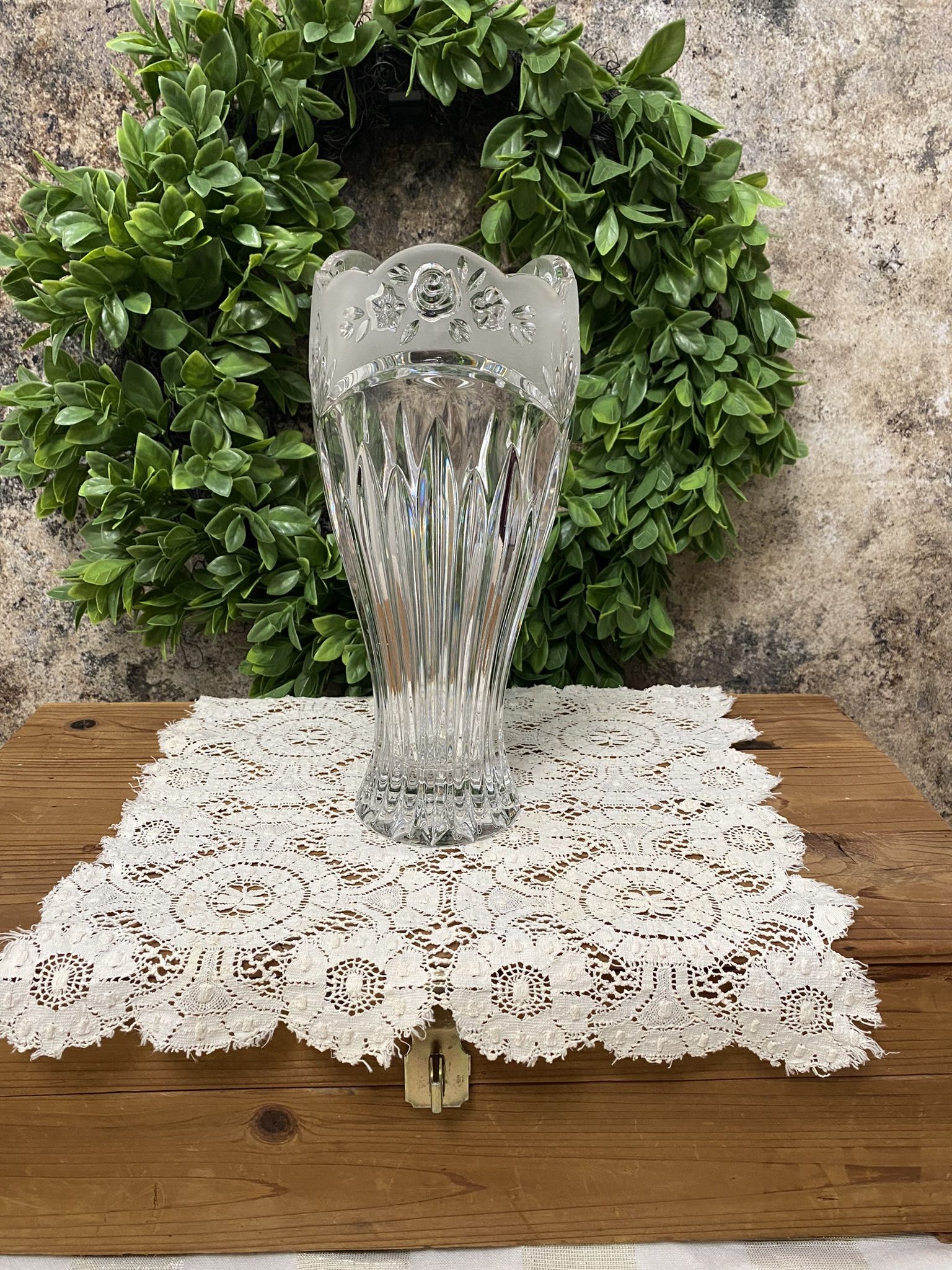 Vintage Oneida Hand Cut Crystal Vase for Sale in Fontana, CA - OfferUp
