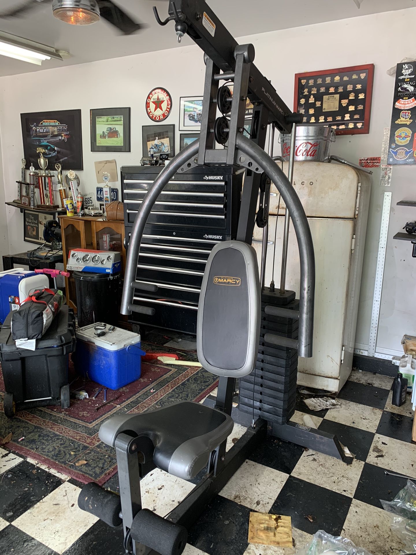 Universal Weight Machine 140lb stack for Sale in Florence, KY - OfferUp