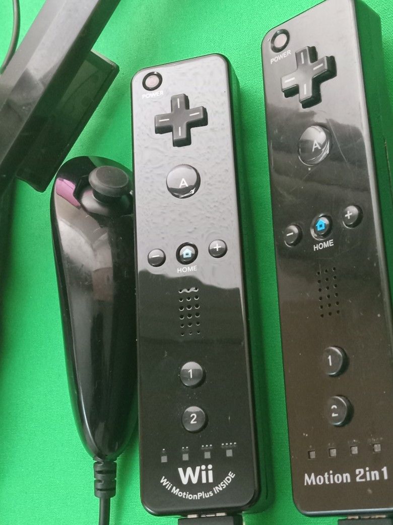 Nintendo Wii Bundle Remote Plus Black Wii M4 for Sale in Tampa, FL ...