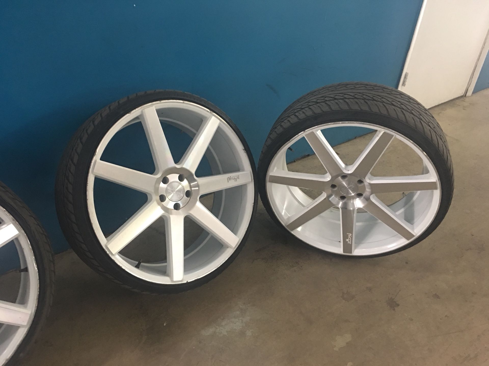 24 inch Niche Rims white and nickel for Sale in Miami Gardens, FL - OfferUp