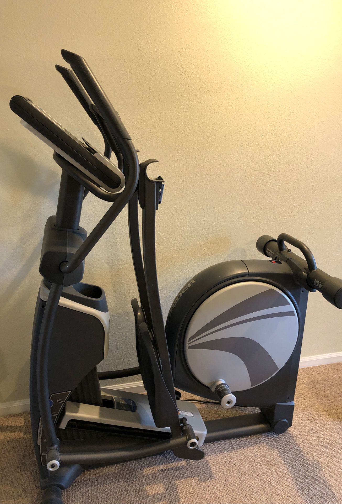 Healthrider H95e rear drive elliptical workout equipment home gym for ...