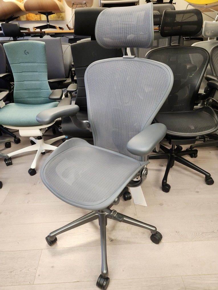 BRAND NEW HERMAN MILLER REMASTERED AERON AND CLASSIC AERON SIZE A-B-C ...
