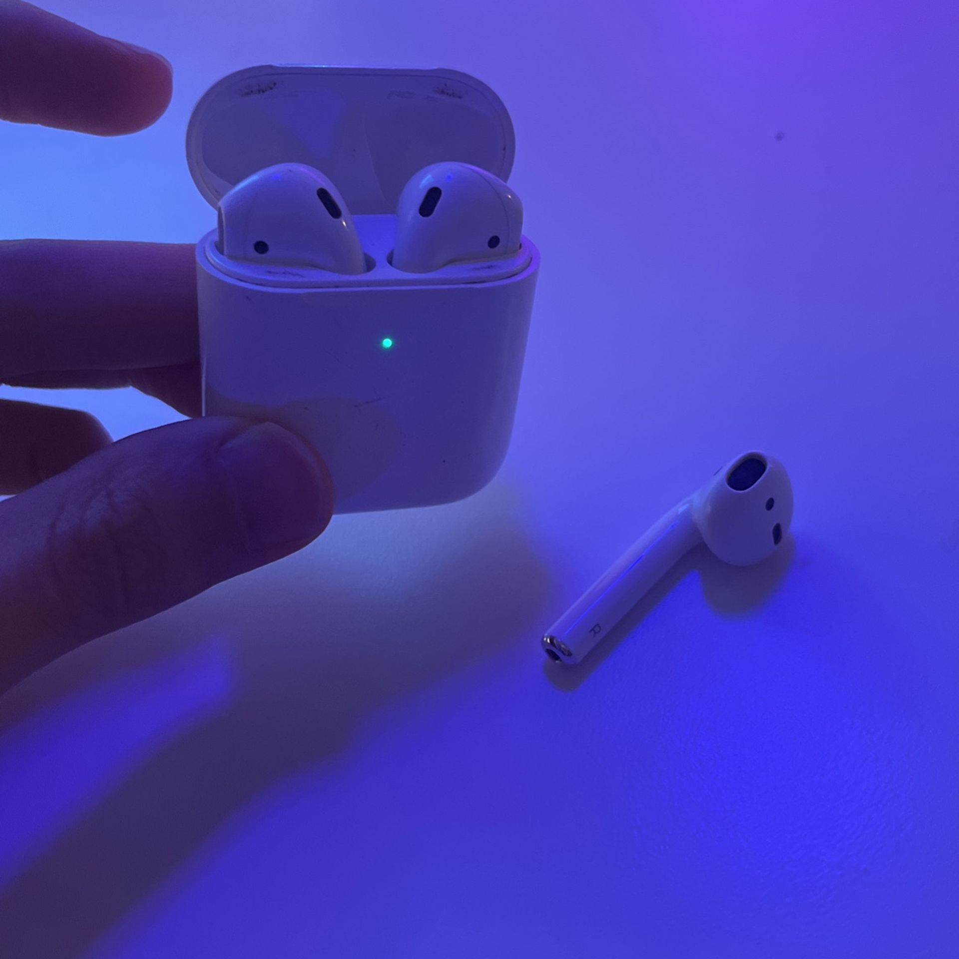 Air Pods Gen 1 for Sale in Barboursville, VA - OfferUp