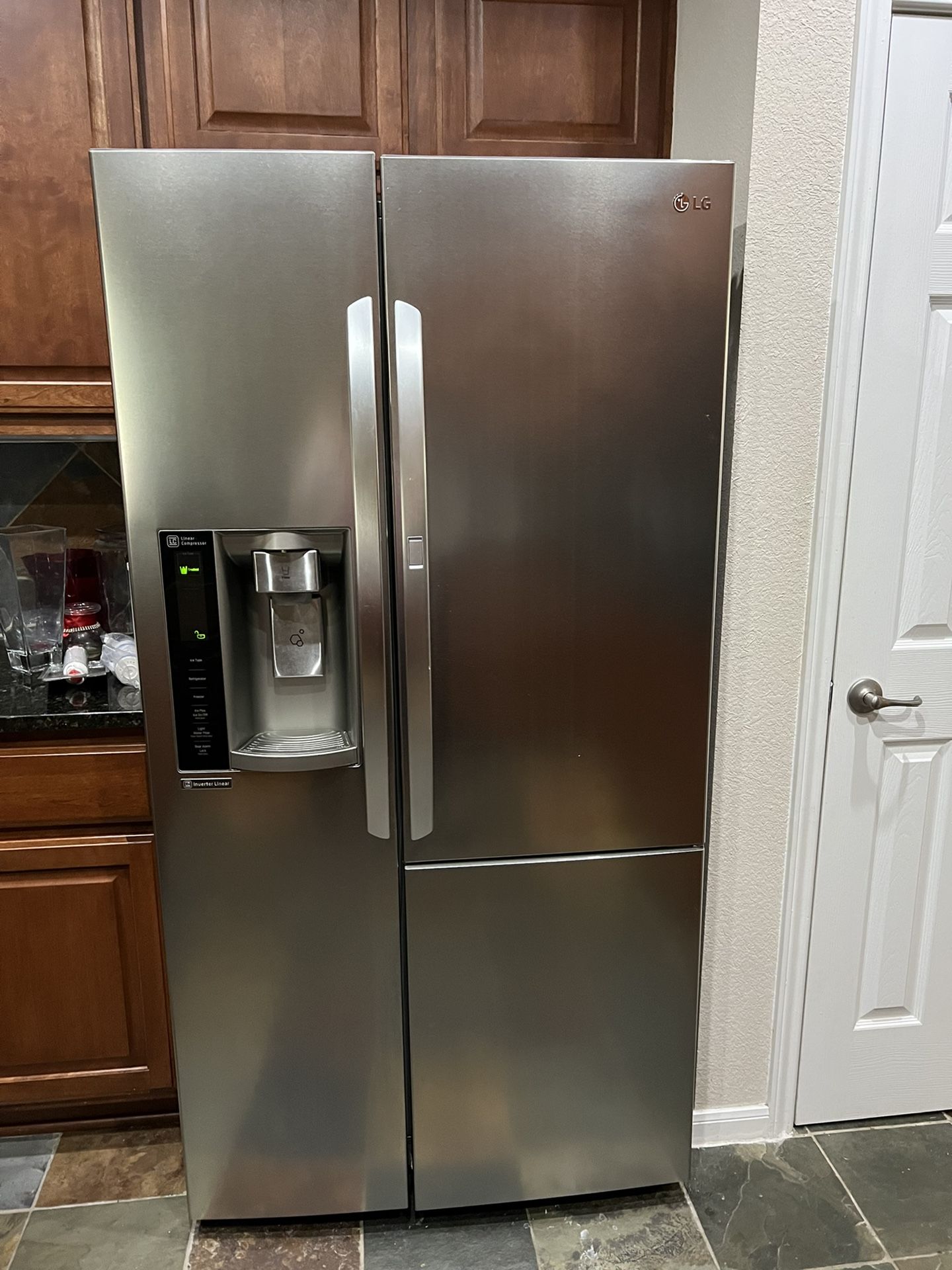LG Stainless Steel Side by Side Refrigerator for Sale in Cedar Park, TX ...