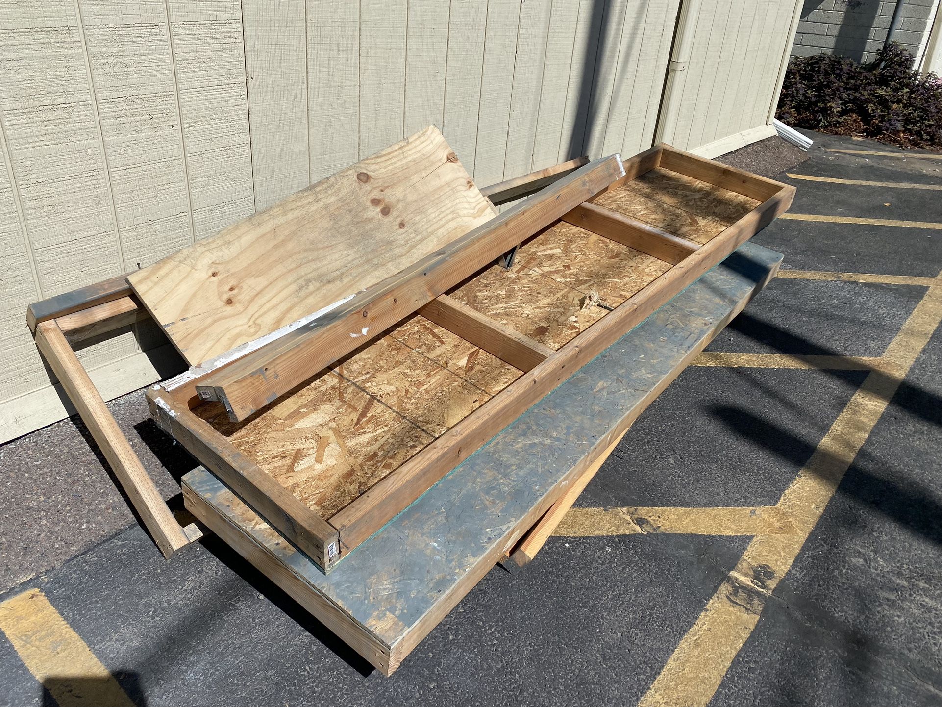 Free Scrap Wood - 2x4 And Plywood for Sale in Phoenix, AZ - OfferUp