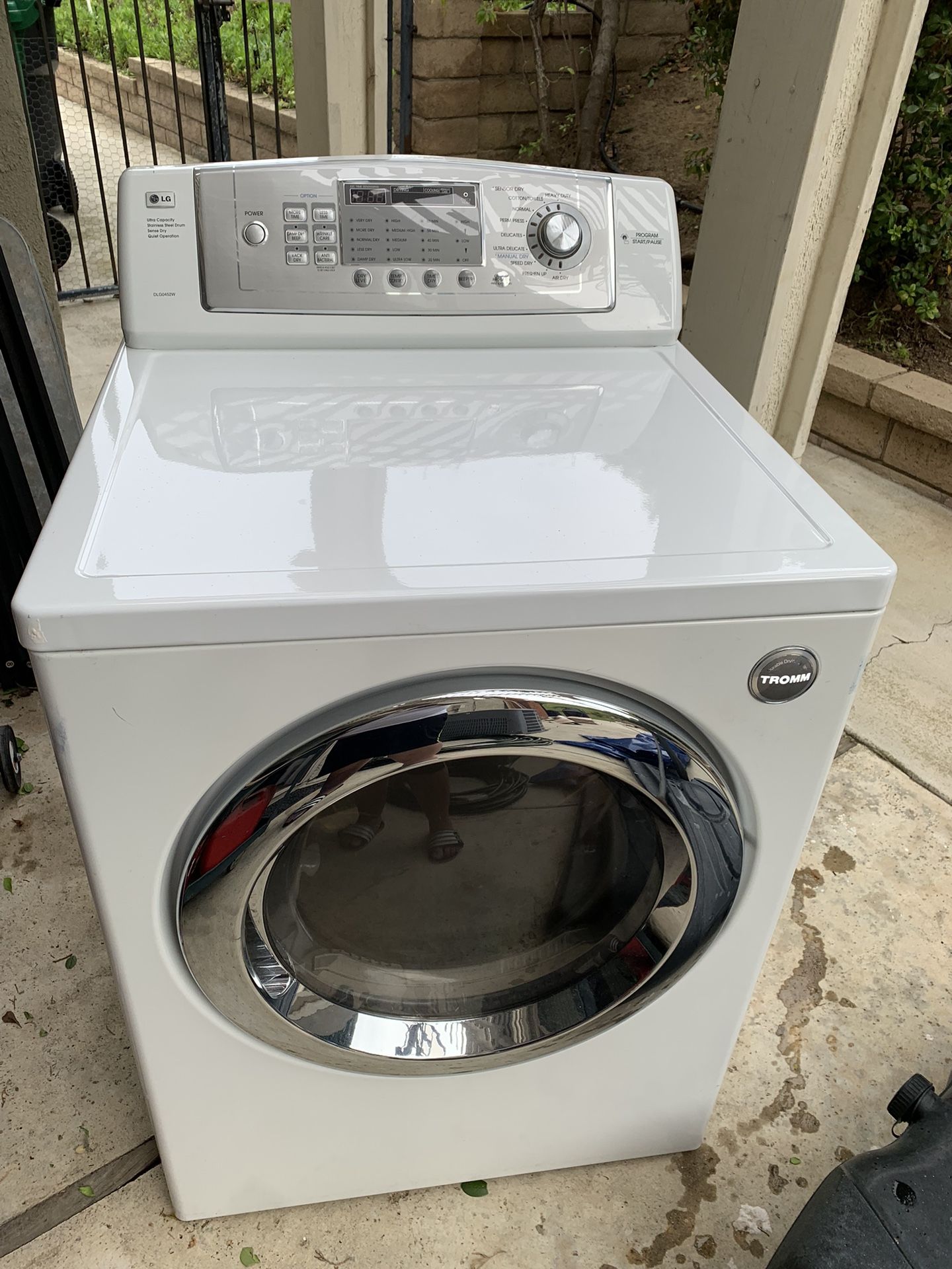 LG Gas Dryer - Used And Working for Sale in Brea, CA - OfferUp