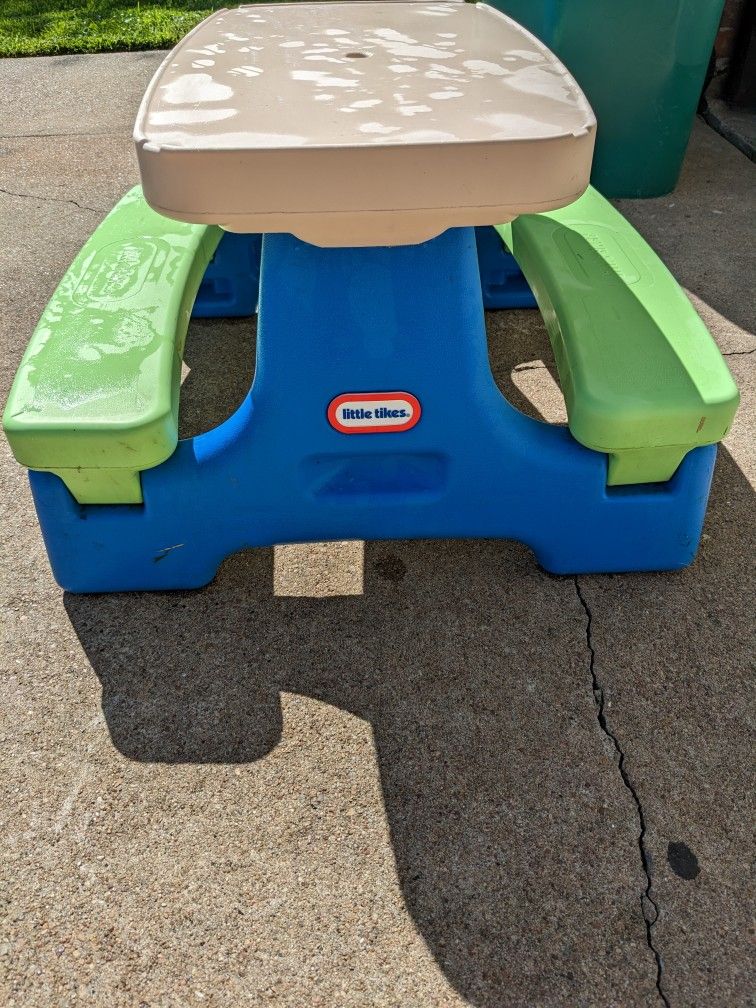 Little Tikes Picnic Table