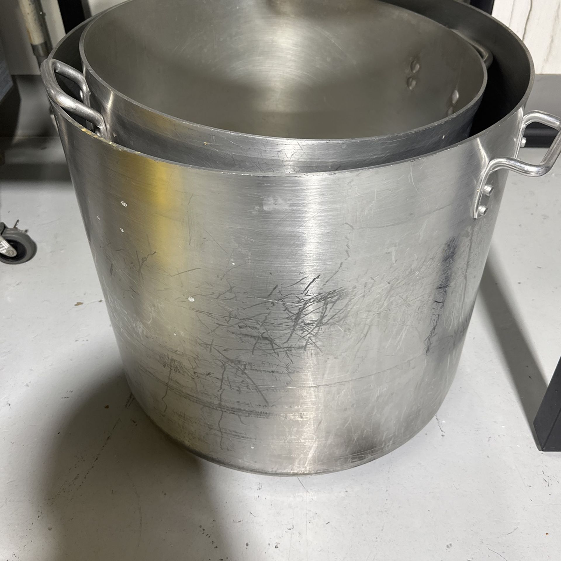 Commercial stock Pot Pan 100 Qts for Sale in Boca Raton, FL - OfferUp