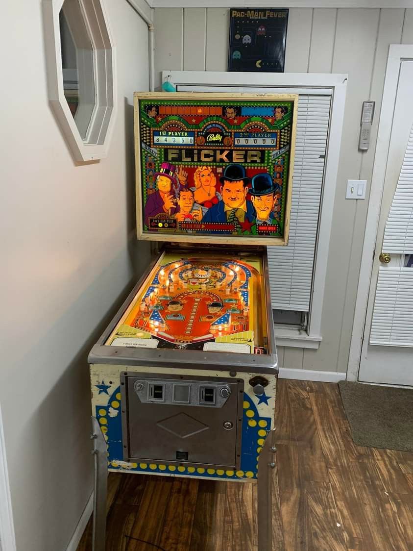 Flicker Pinball Machine By Bally Coin Operated for Sale in Valparaiso ...