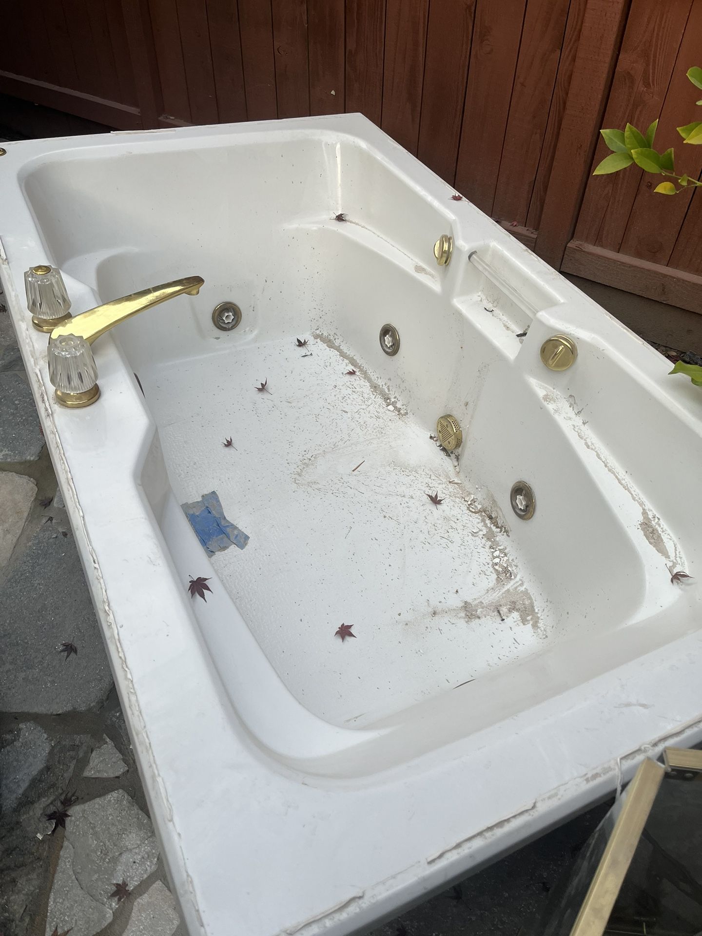 Jacuzzi Tub Fire Place Insert Rarely Used for Sale in Madera, CA - OfferUp