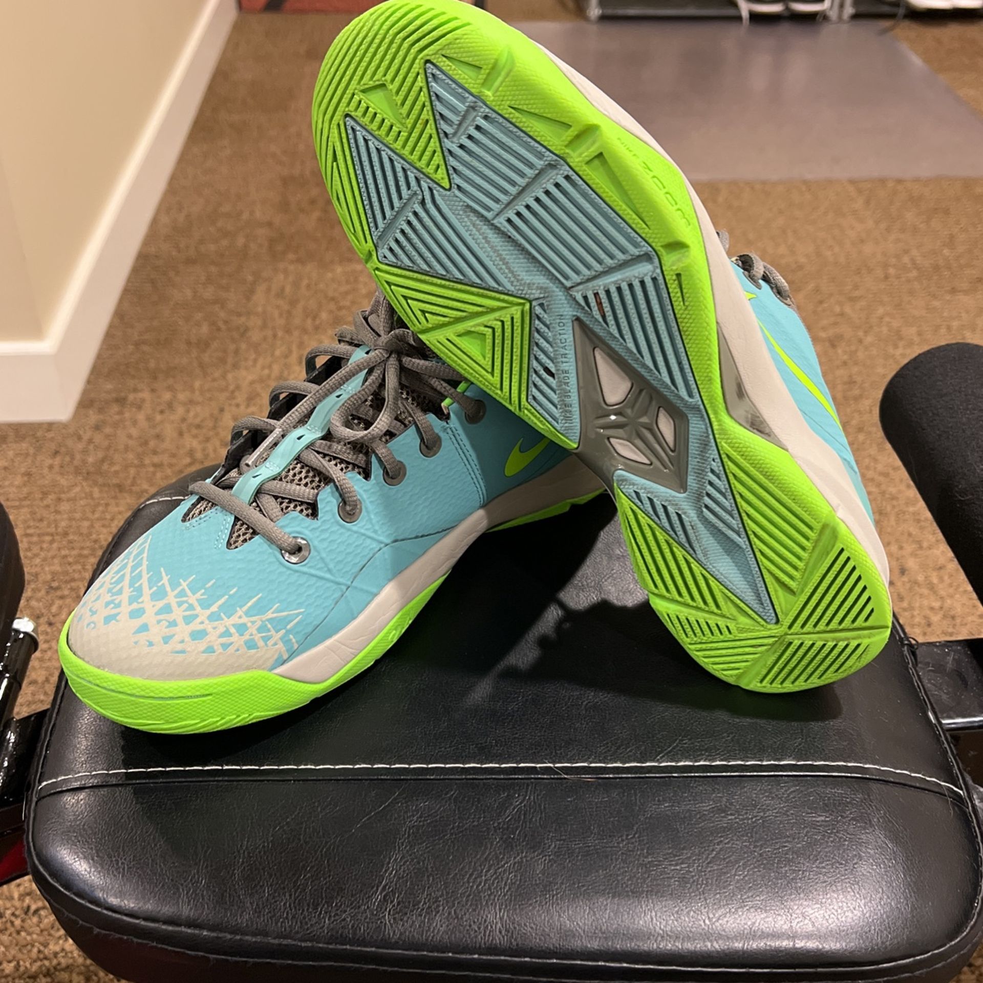 Kobe Venomenon 4 Diffused Jade Electric Green