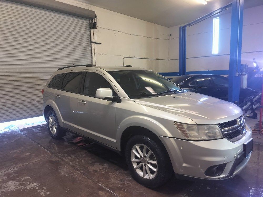 Dodge Journey SXT 6 Cylinder for Sale in Las Vegas, NV - OfferUp