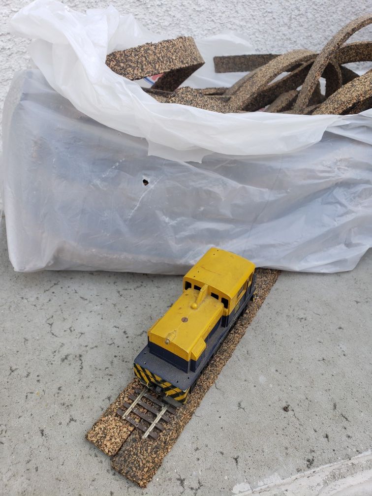 Ho scale railroad Auhagen Cork Track Bed for Rails (train and track not ...