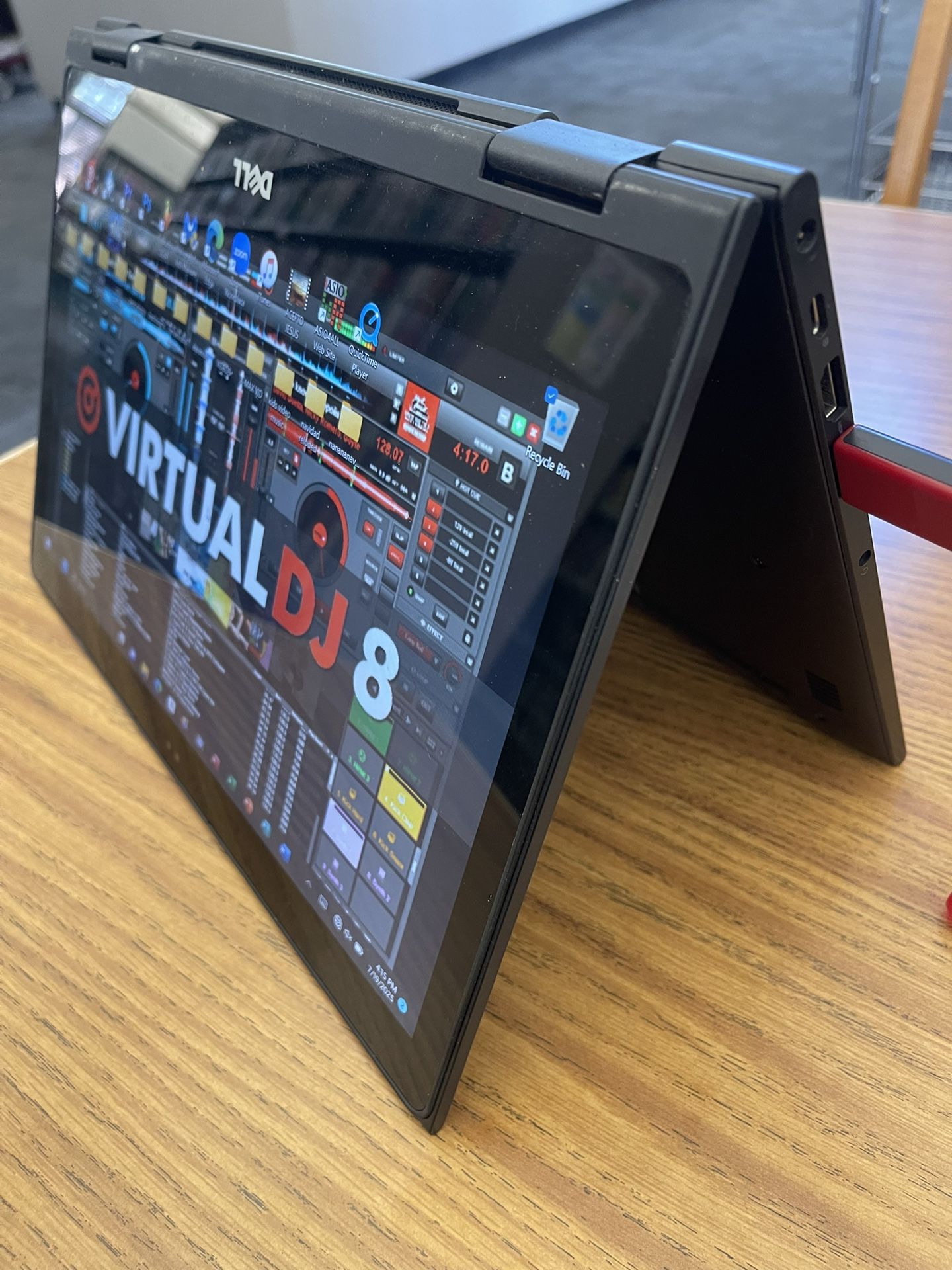 $200 Touch screen Dell iCORE 5 240 ssd GB Muy rápida 8 GB RAM TODOS LOS ...