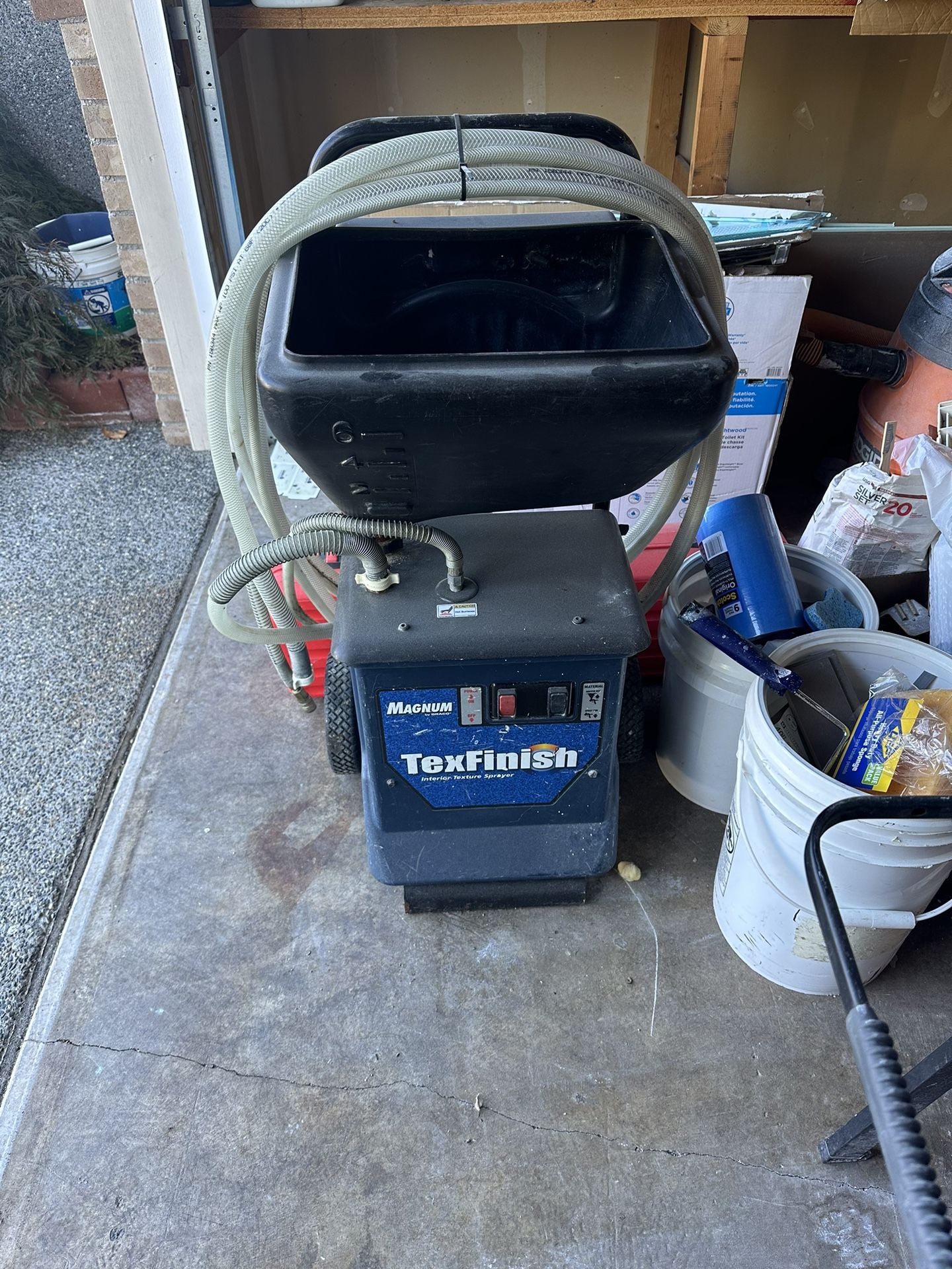 Graco Magnum TexFinish Drywall Texture Spray Machine for Sale in Lake ...