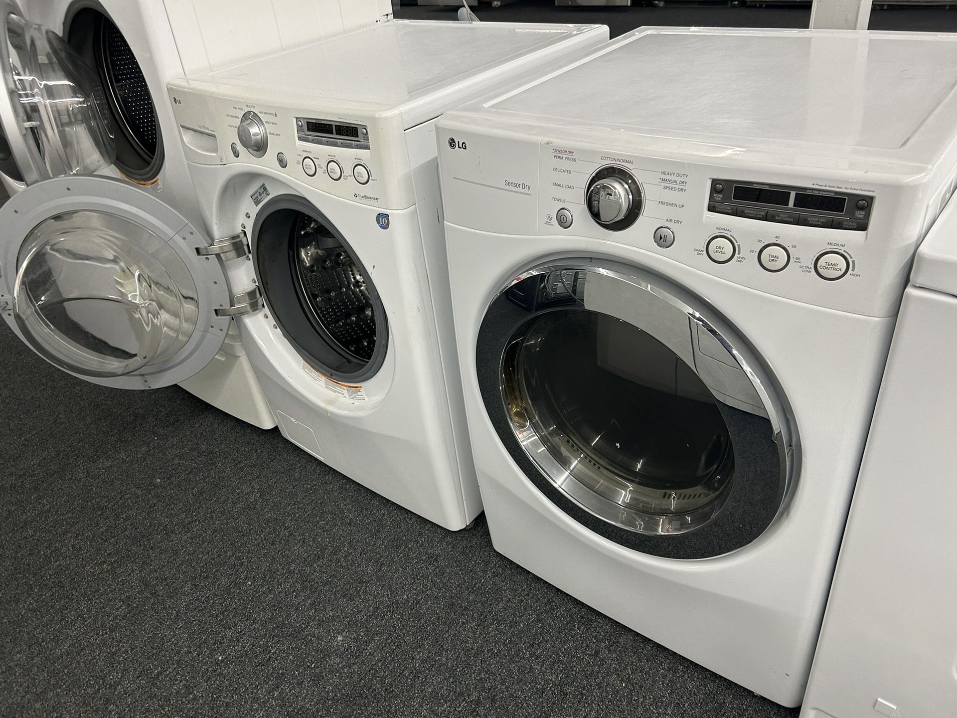 Front Load Lg Washer And Dryer Set for Sale in Warren, MI - OfferUp