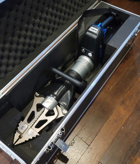 RESCUE Jaws Of Life Combination Tool for Sale in Seattle, WA - OfferUp