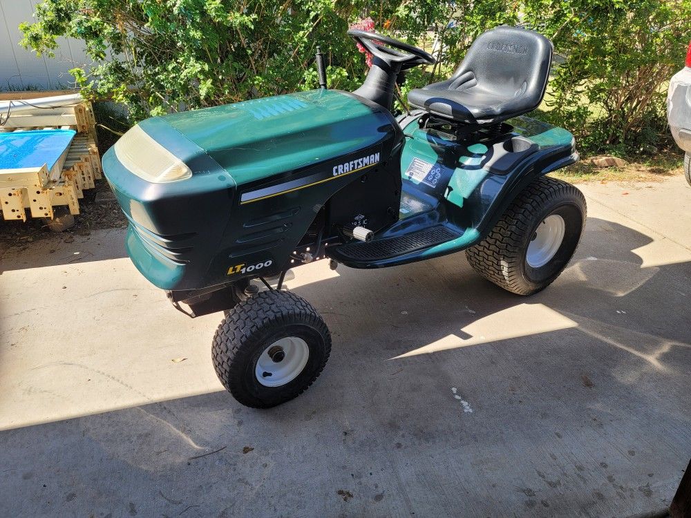 CRAFTSMAN LT1000 LAWN TRACTOR for Sale in Glendale, AZ - OfferUp