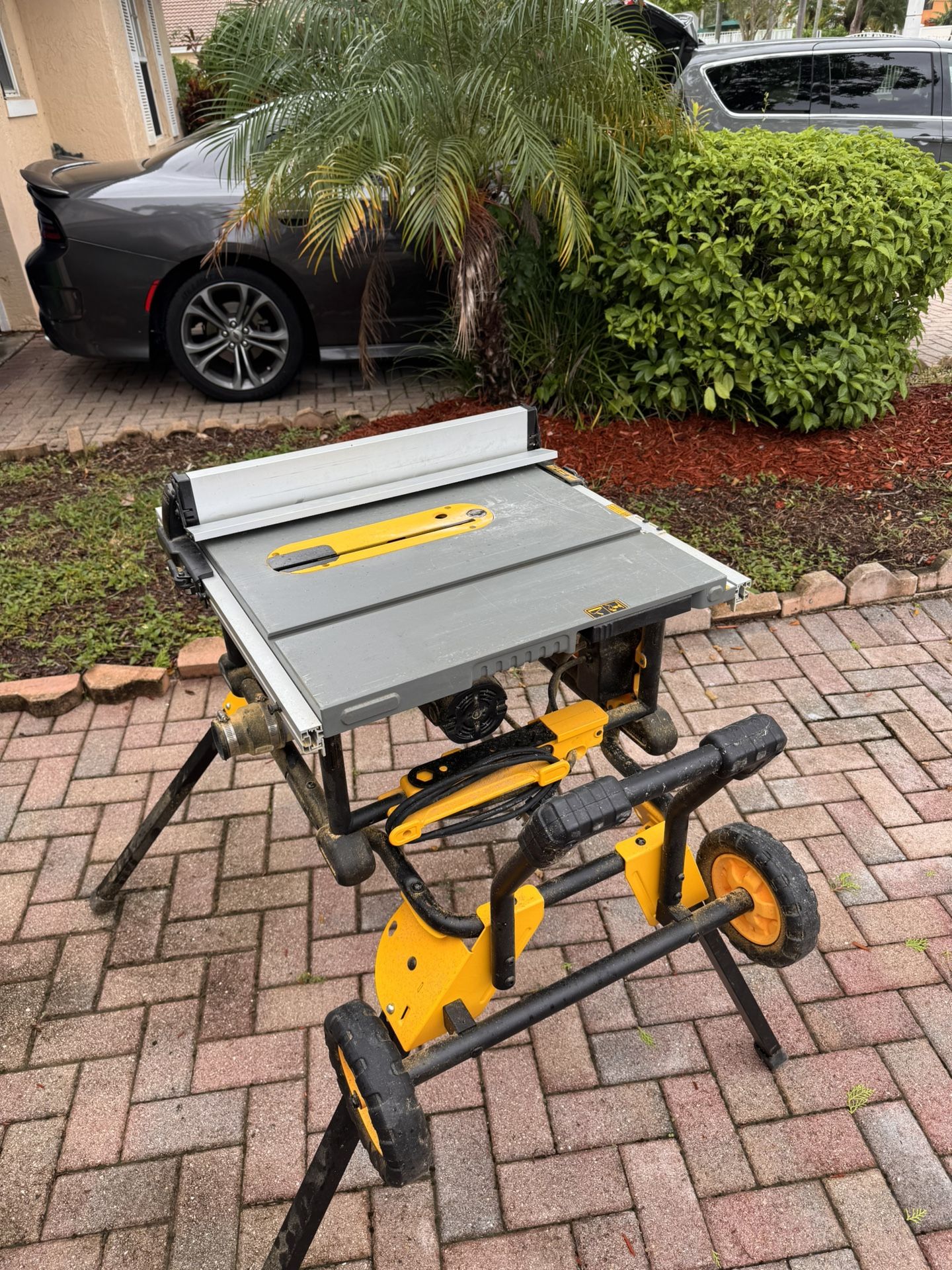 Dewalt Portable Jobsite Table Saw Foldable And Rolling for Sale in Fort ...