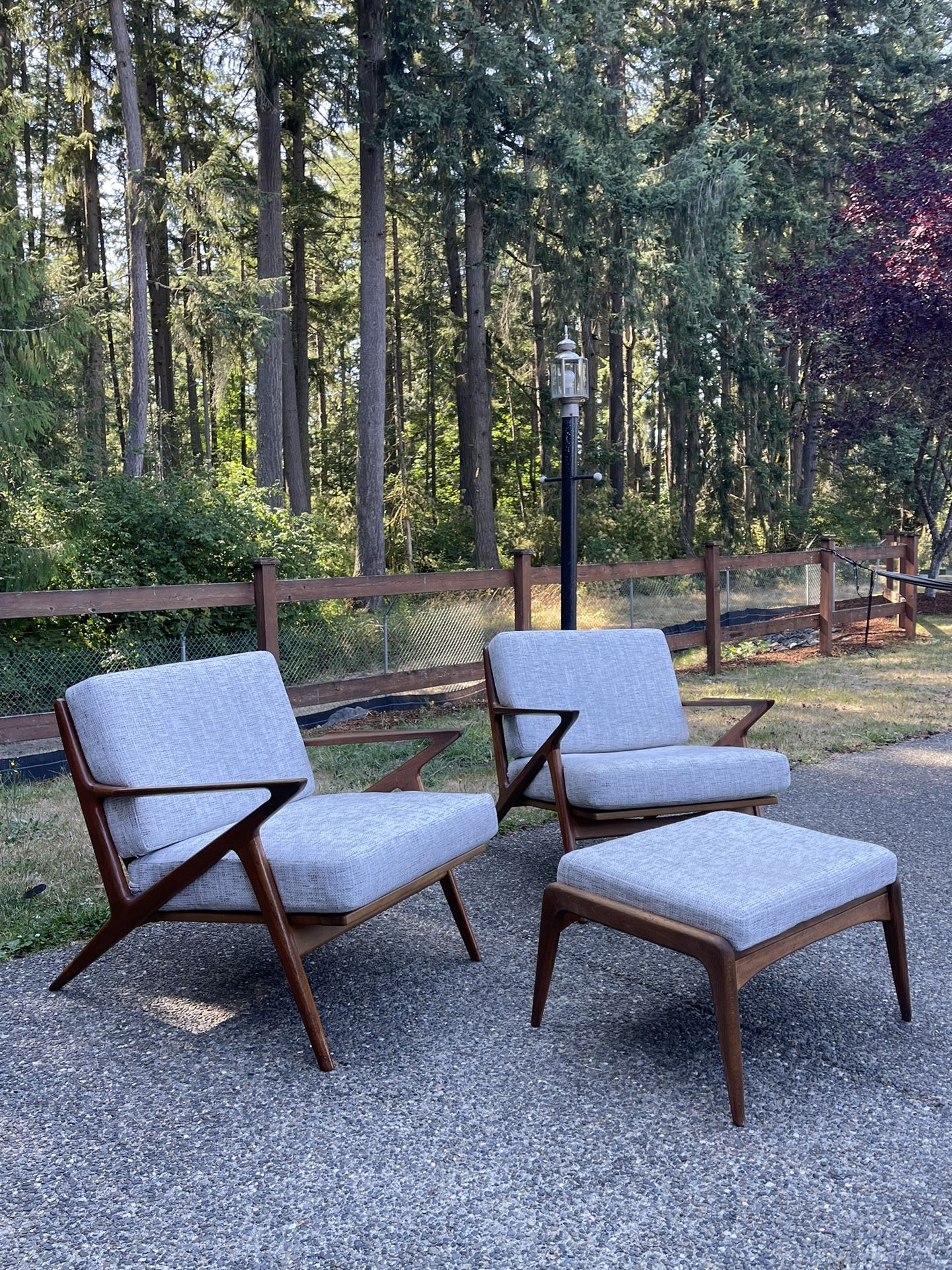 Mid Century Modern PAIR OF SELIG Z CHAIRS AND OTTOMAN BY POUL JENSEN ...