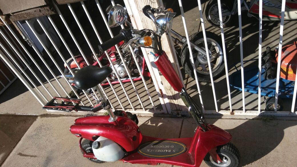 Like new condition razorback 49cc.gas scooter.mini bike.pocket bike ...