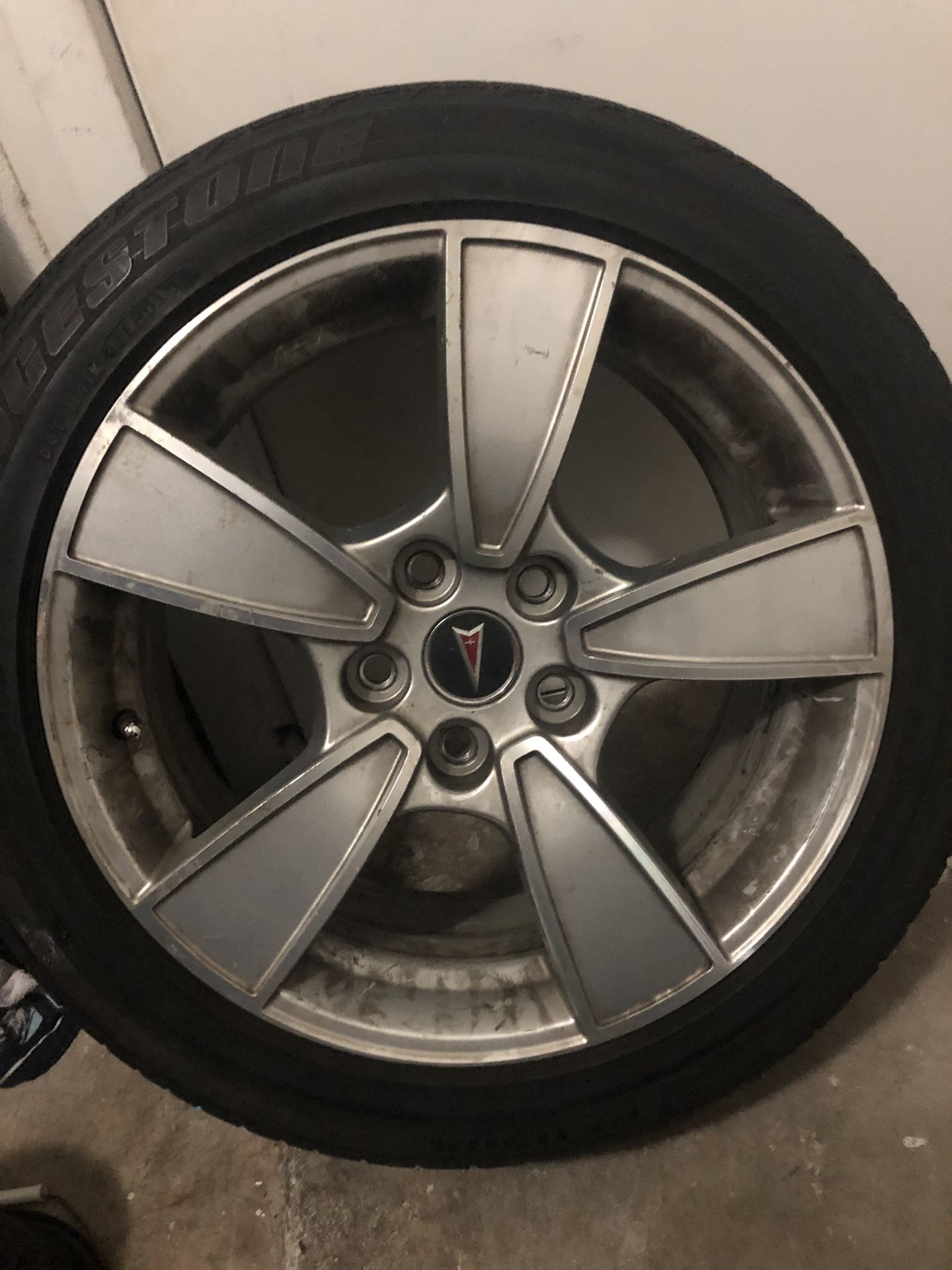 2008-2009 Pontiac G8 GT wheel for Sale in Miami Gardens, FL - OfferUp