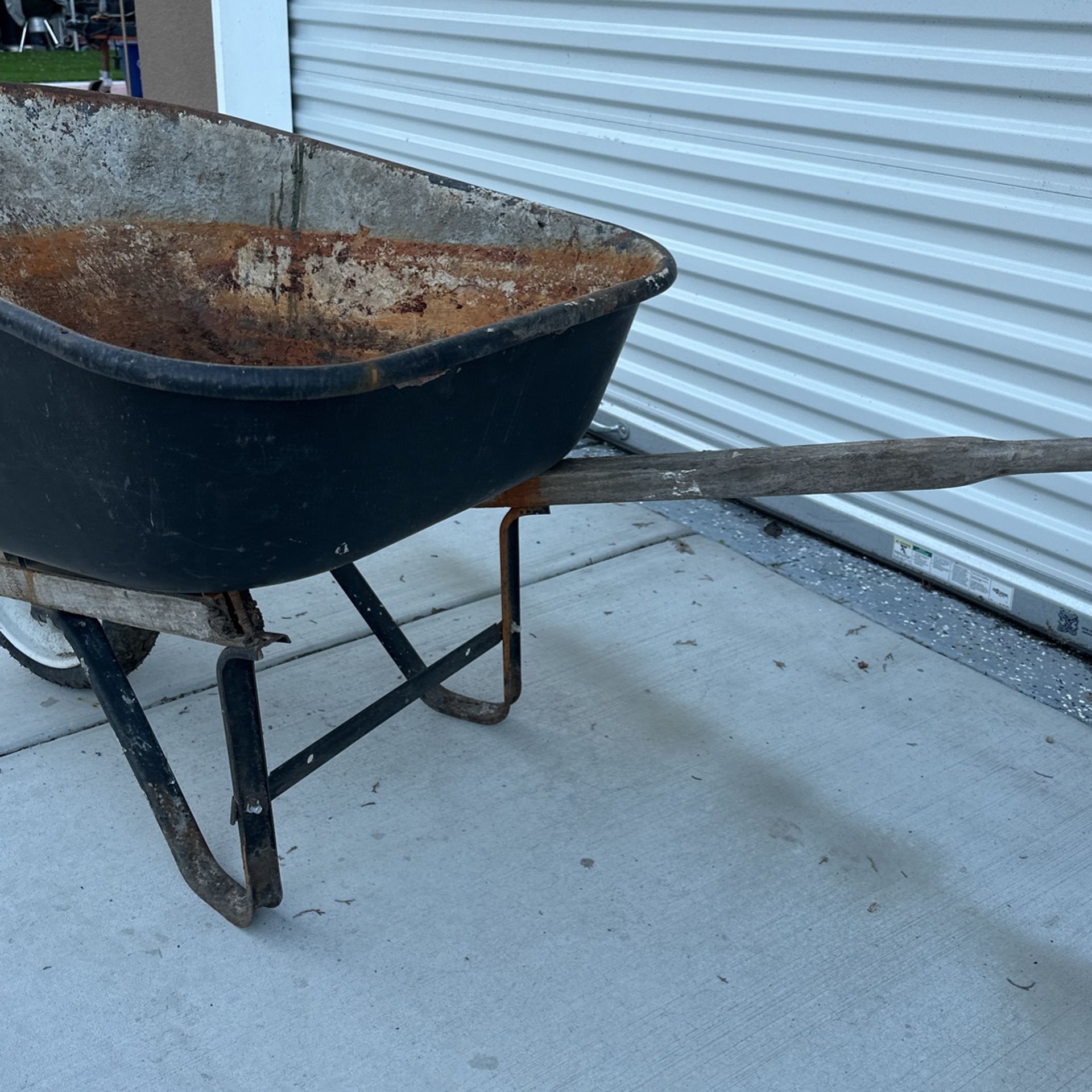 Used True Temper Wheel Barrel Needs One Handel for Sale in San Jose, CA ...