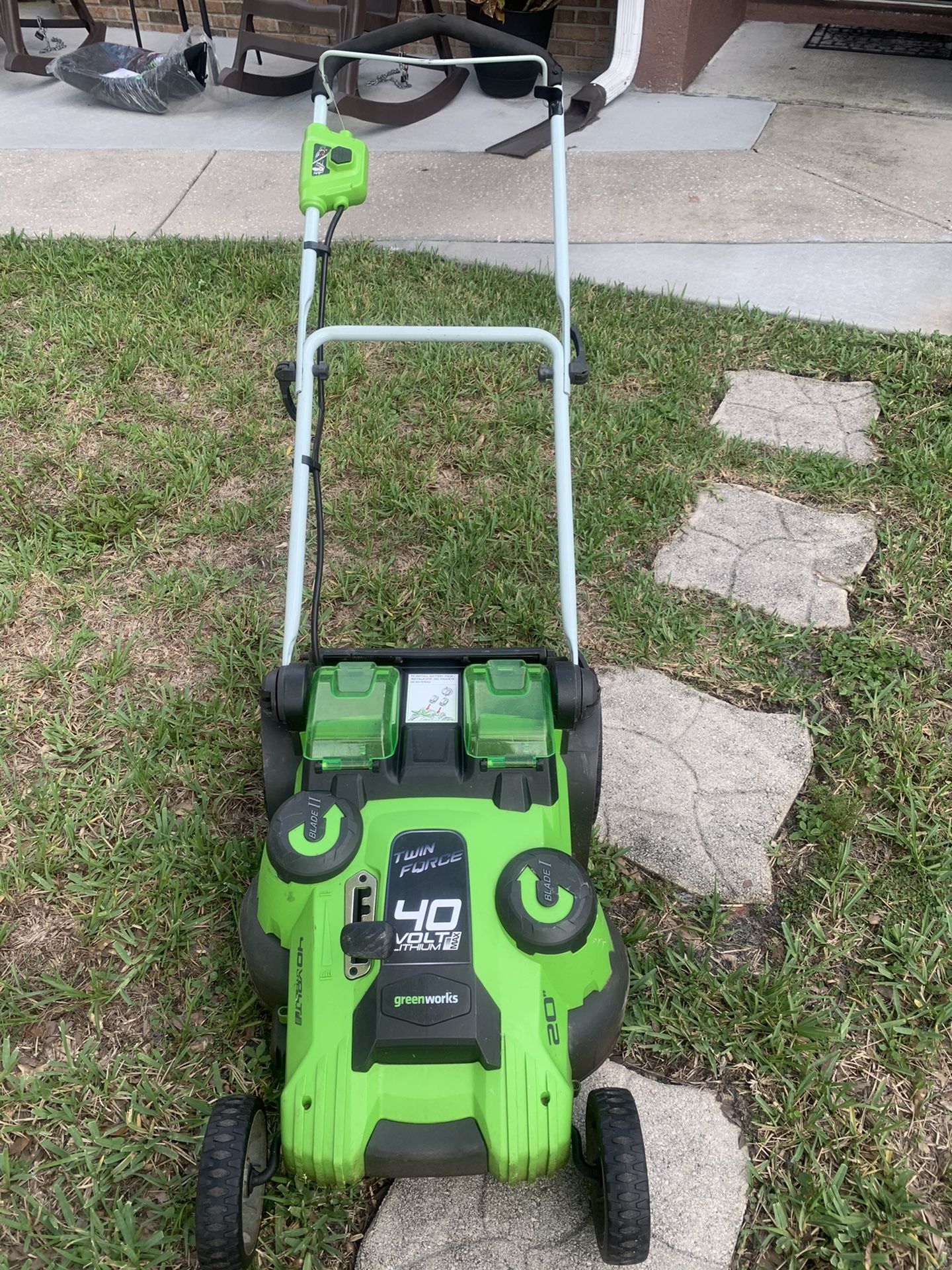 GreenWorks Cordless 40V Lithium-lon Dual Blade Mower. Model:25303. for ...