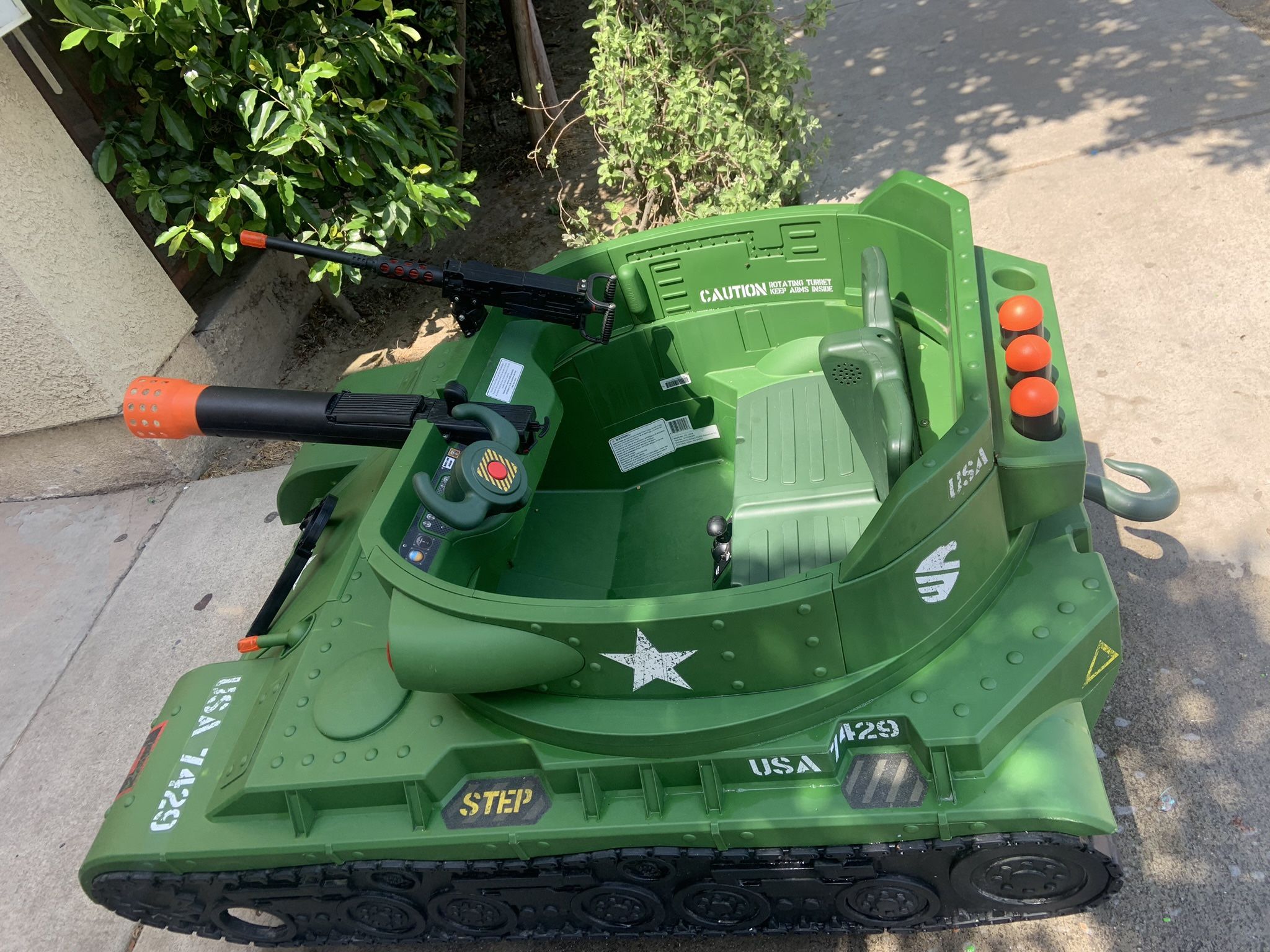 Adventure Force 24 Volt Thunder Tank GREEN Ride-On With Working Cannon ...