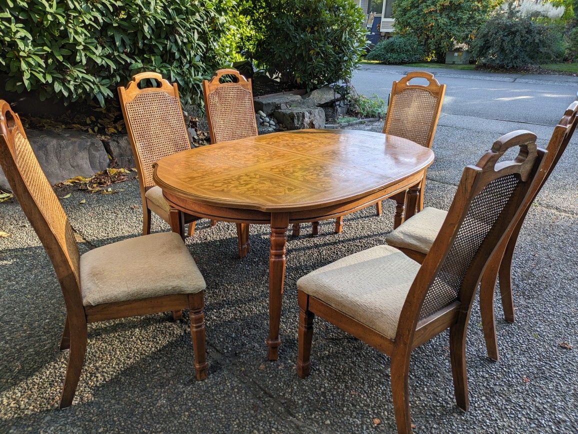 Full Dining Set, Extendable Table + 6 Chairs for Sale in Kirkland, WA ...
