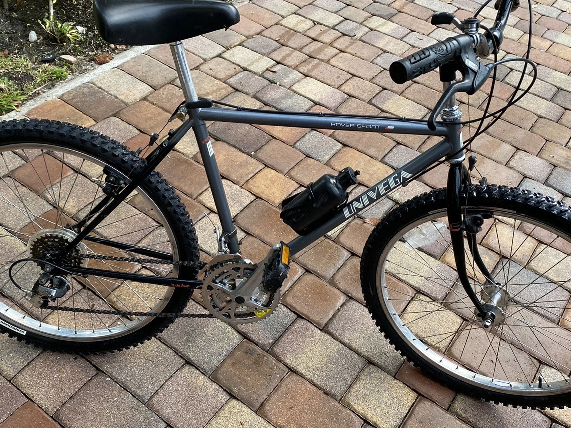 UNIVEGA 300 ROVER MOUNTAIN BIKE for Sale in West Palm Beach, FL - OfferUp