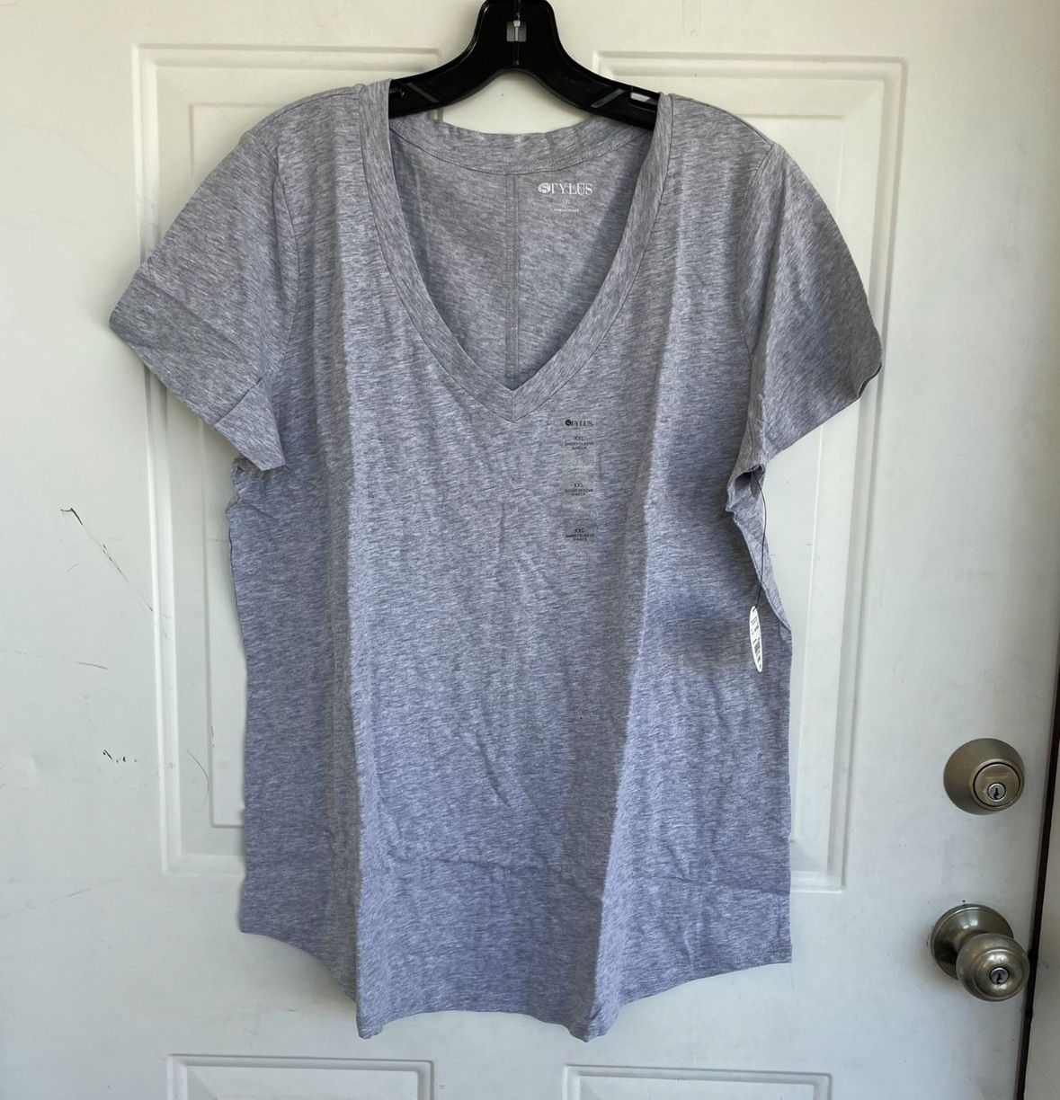 Stylus Basic Tee Vneck Womens T-shirt size XXL for Sale in Vancouver ...