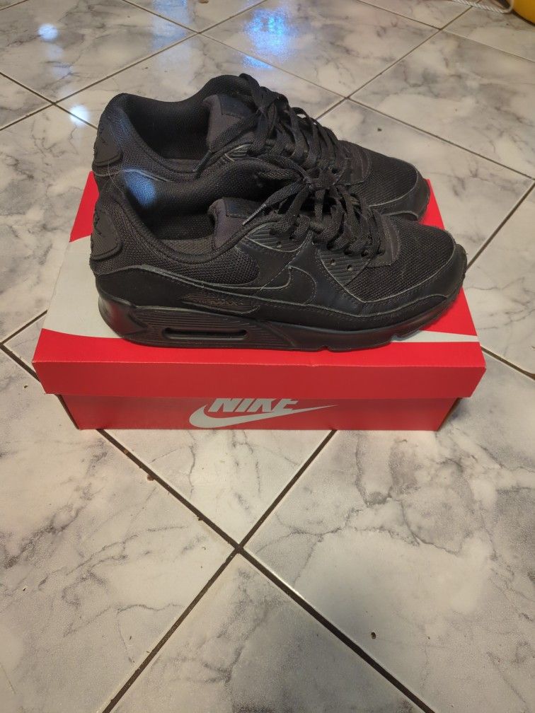 Blackout Air Max 90s Size 10us for Sale in City Of Industry, CA - OfferUp
