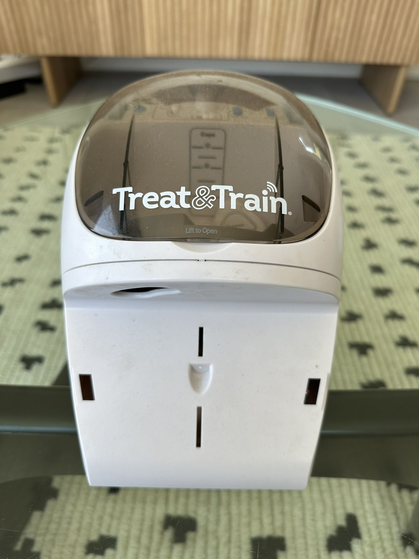 Treat & Train Dog Food/Treat Dispenser for Sale in Los Angeles, CA ...