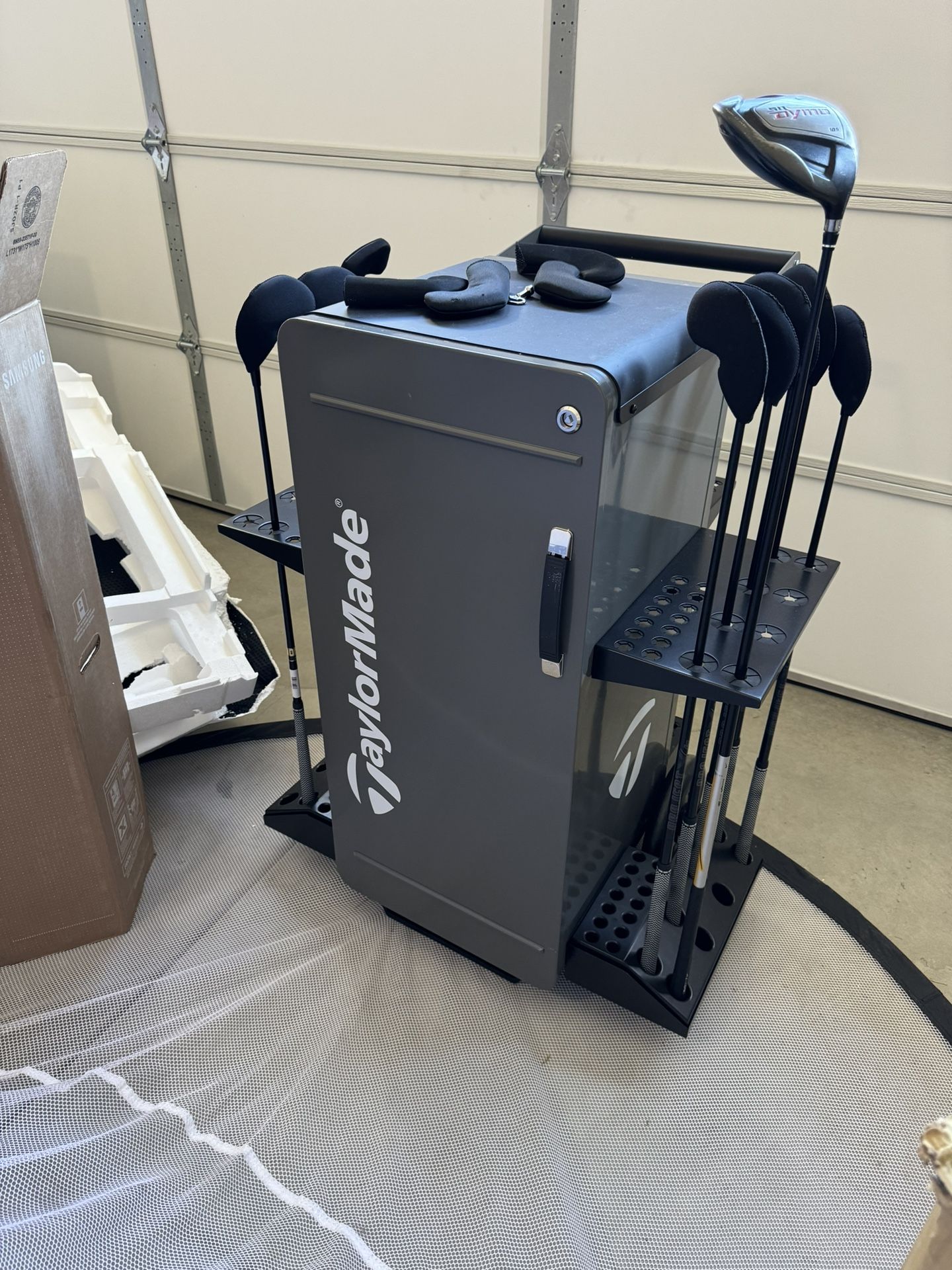 Taylormade Club Storage Box for Sale in Menifee, CA - OfferUp