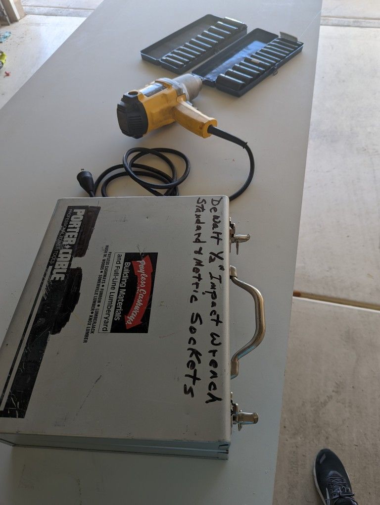 1/2 DeWalt Impact Wrench for Sale in Gilbert, AZ - OfferUp