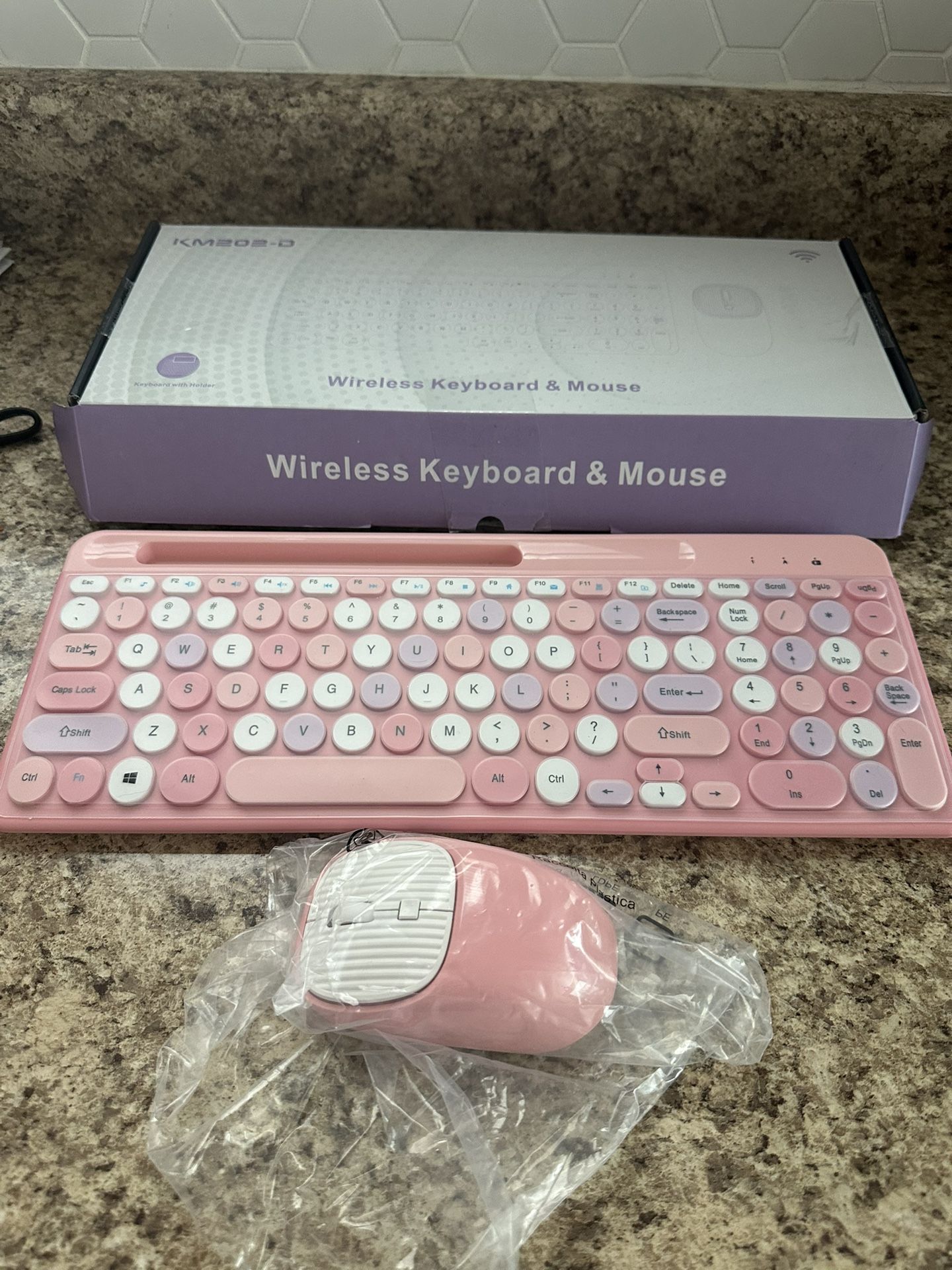 Wireless Keyboard & Mouse for Sale in Yuma, AZ - OfferUp