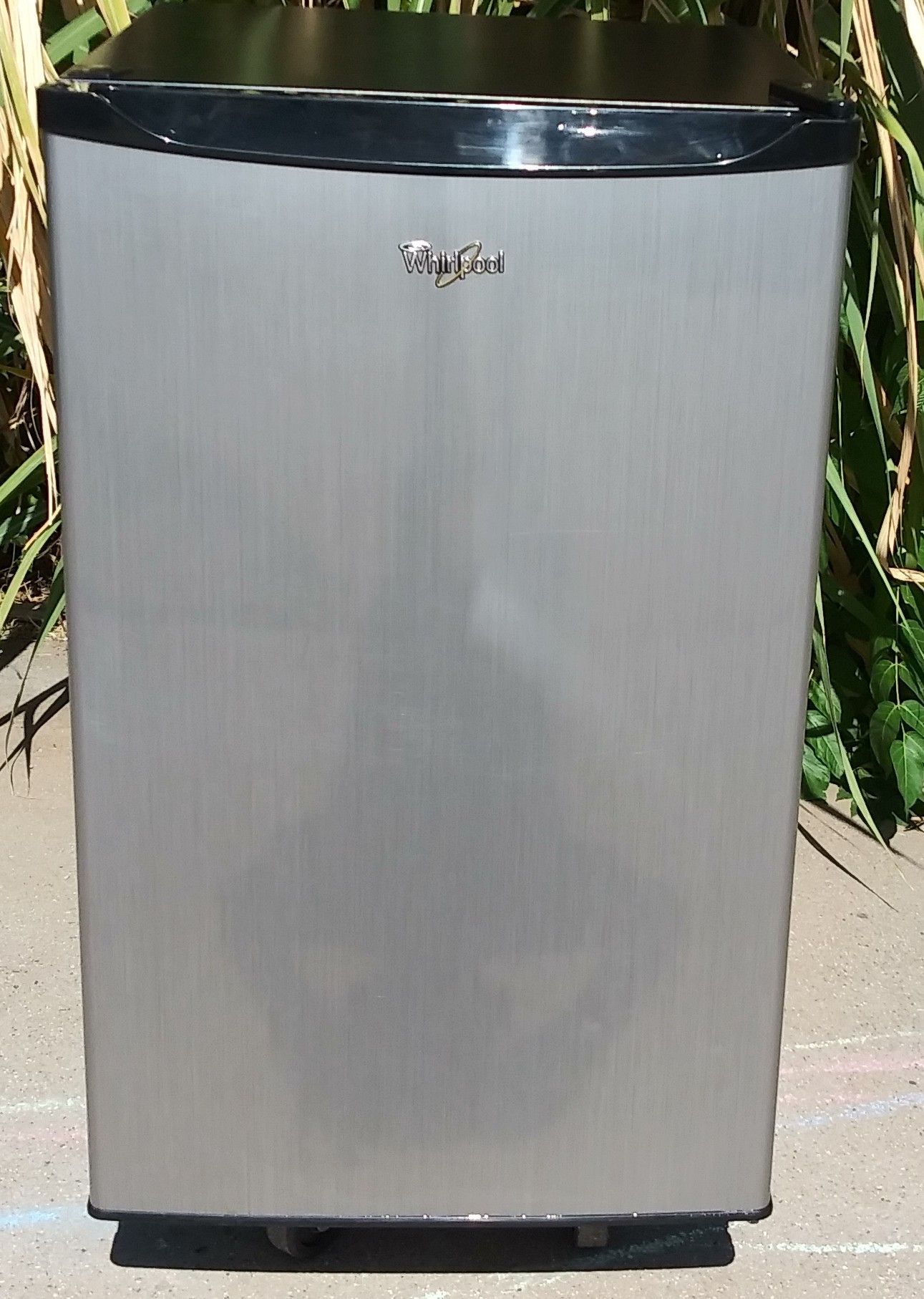 Whirlpool Mini Fridge. 4.3 Cubic Ft. Like New Cond. for Sale in La ...