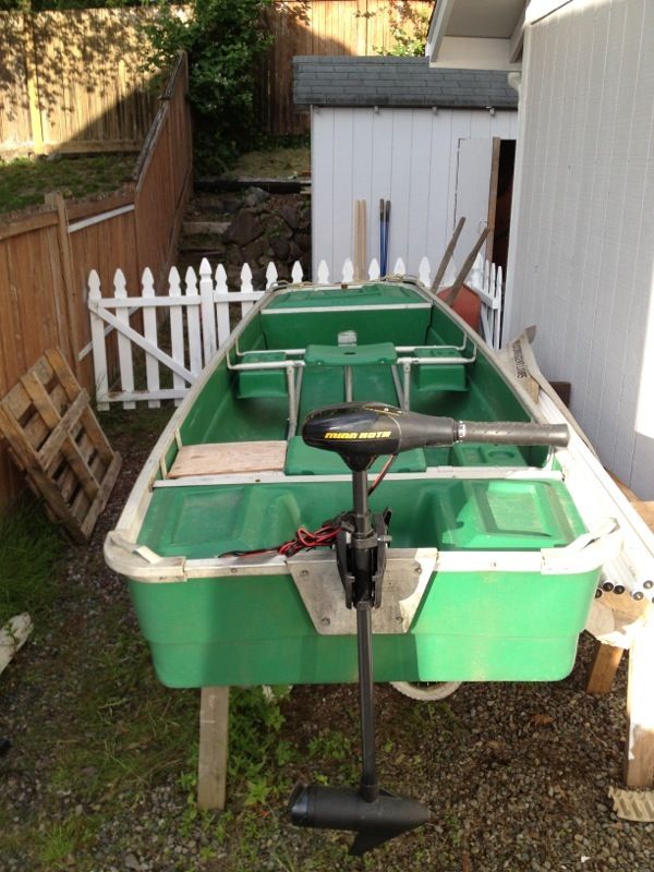 11 foot Coleman crawdad boat with trolling motor for Sale in Black ...