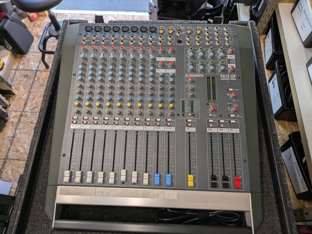 Audio Mixer With Built In Amp, Includes Custom Carpeted Case for Sale ...